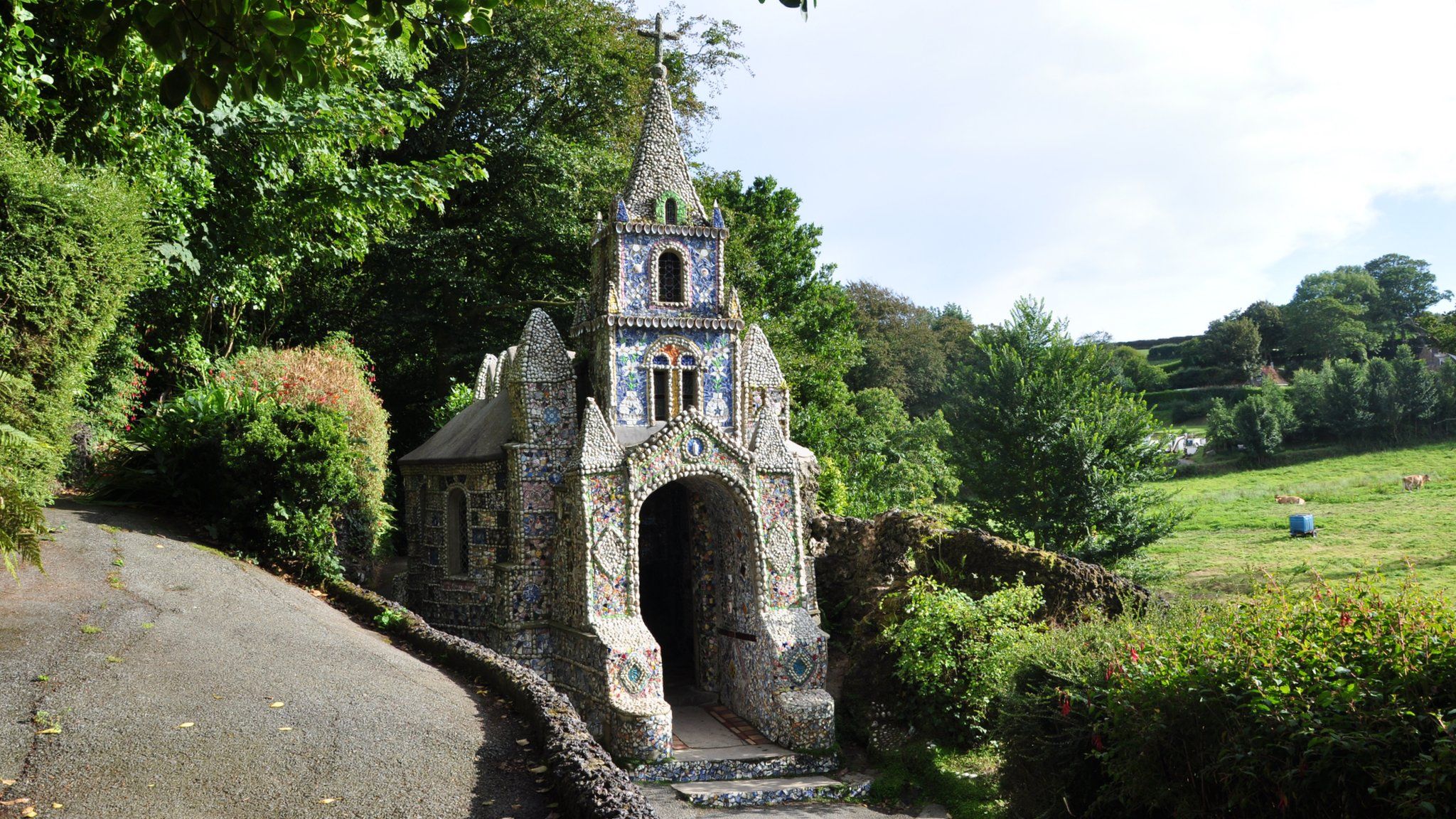 Guernsey's Little Chapel donated to charitable trust - BBC News