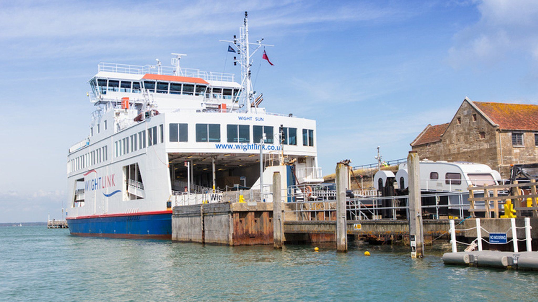 Hythe Ferry to cease trading over financial viability - BBC News