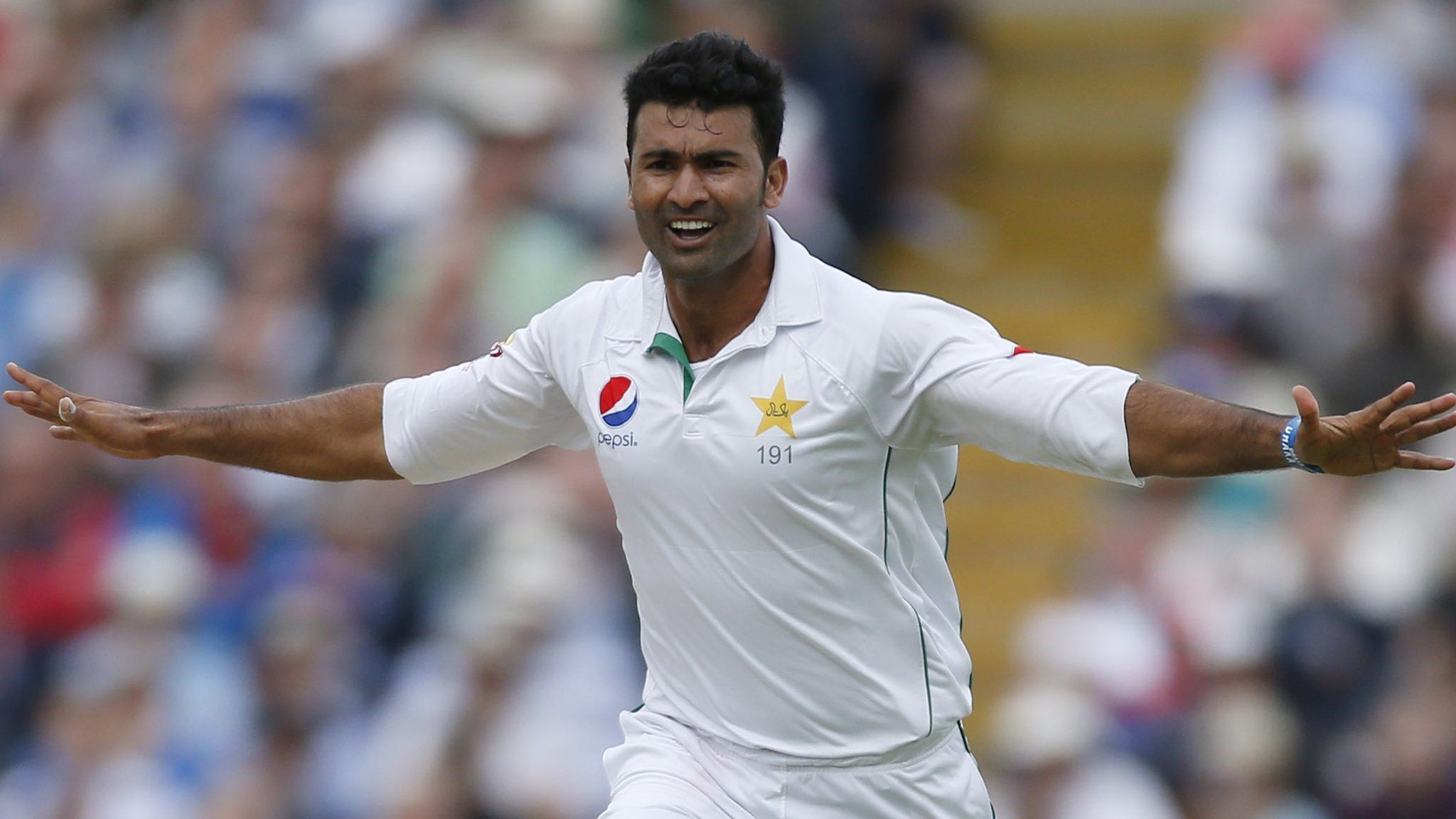 England v Pakistan: Sohail Khan takes 5-96 to bowl hosts out for 297 ...