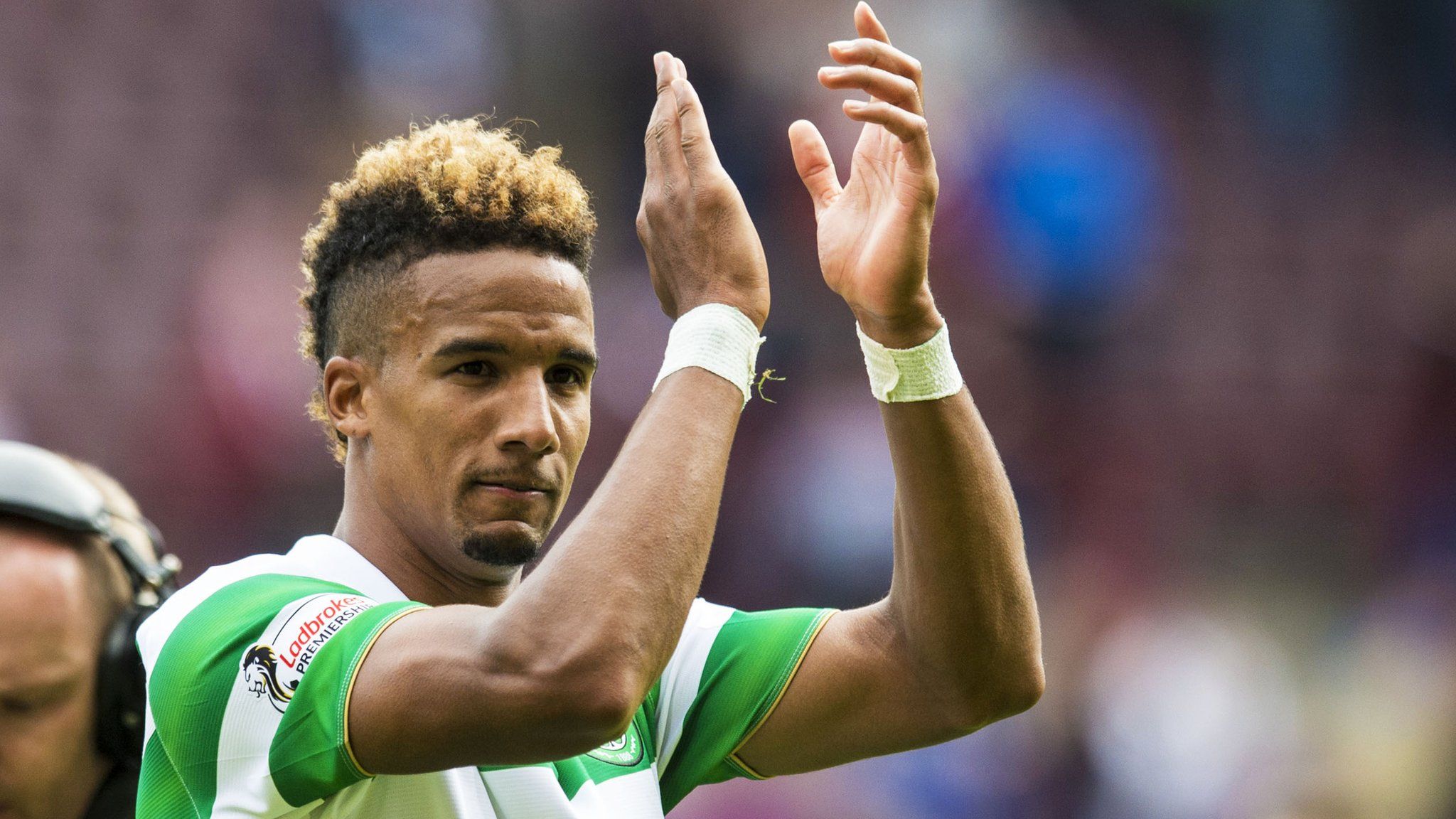 Scott Sinclair sold on Celtic transfer by Stiliyan Petrov - BBC Sport