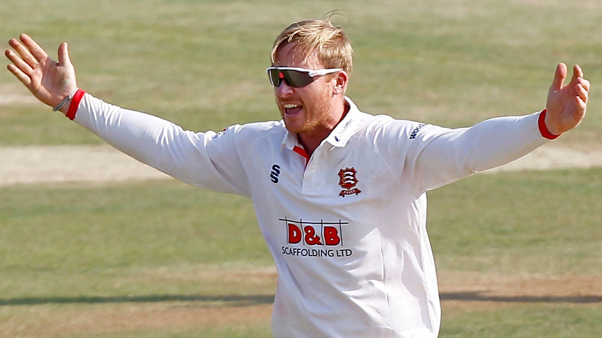 Bob Willis Trophy: Simon Harmer takes 8-64 as Essex beat Surrey at ...