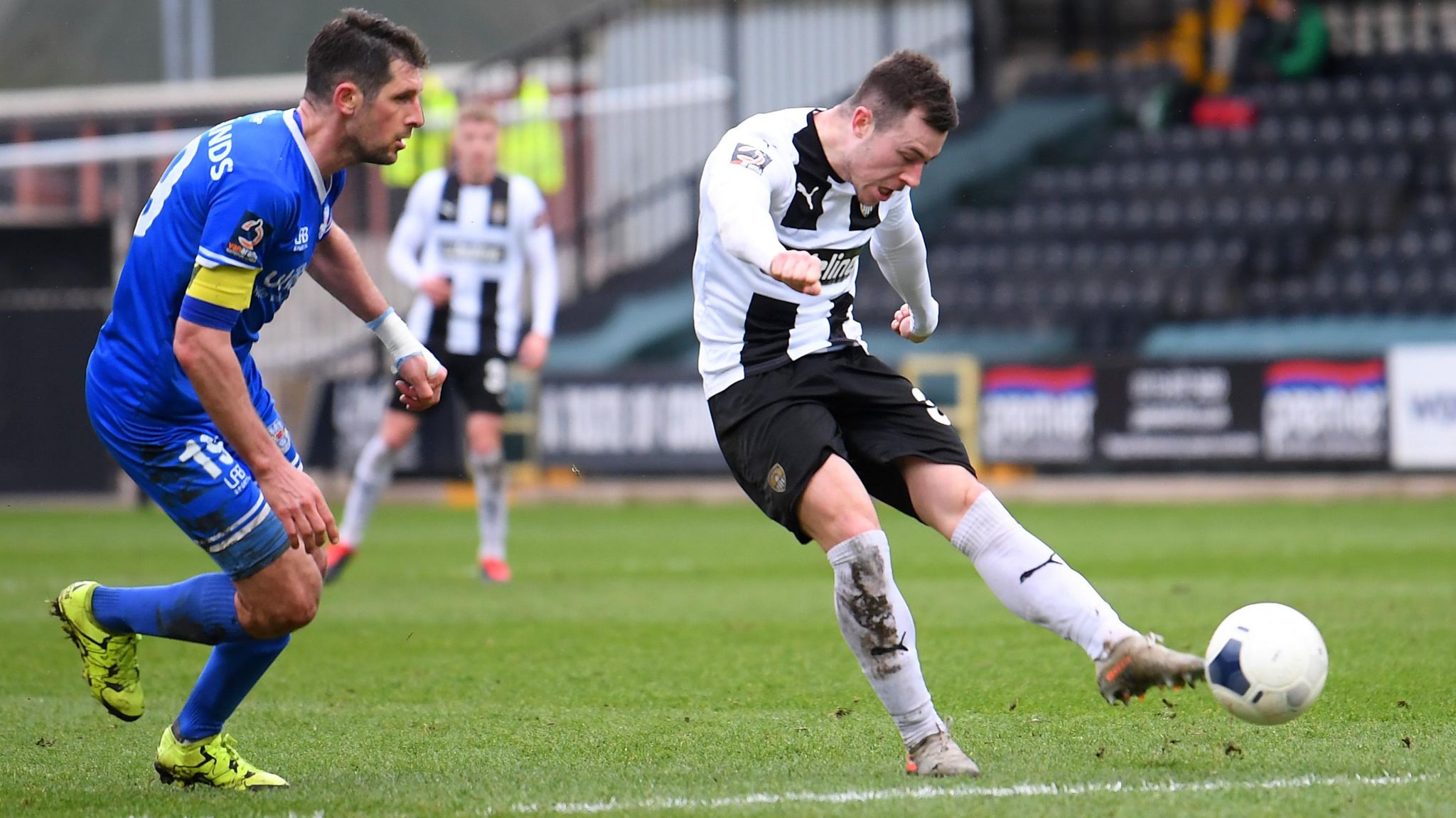 Jim Goodwin delight at new-boy Callum Roberts' versatility - BBC Sport