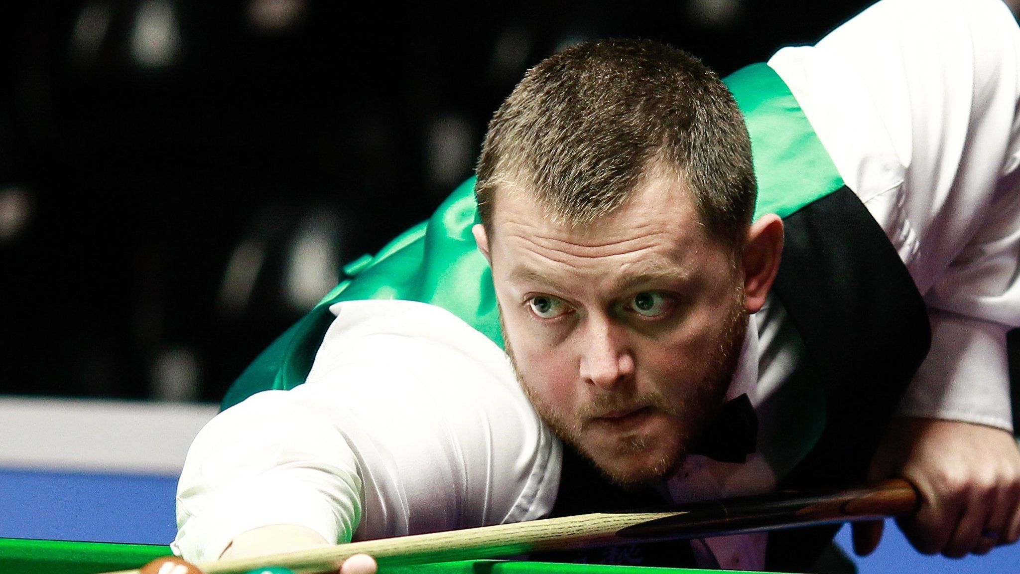 China Championship: Allen clinches final-frame win over Selby - BBC Sport