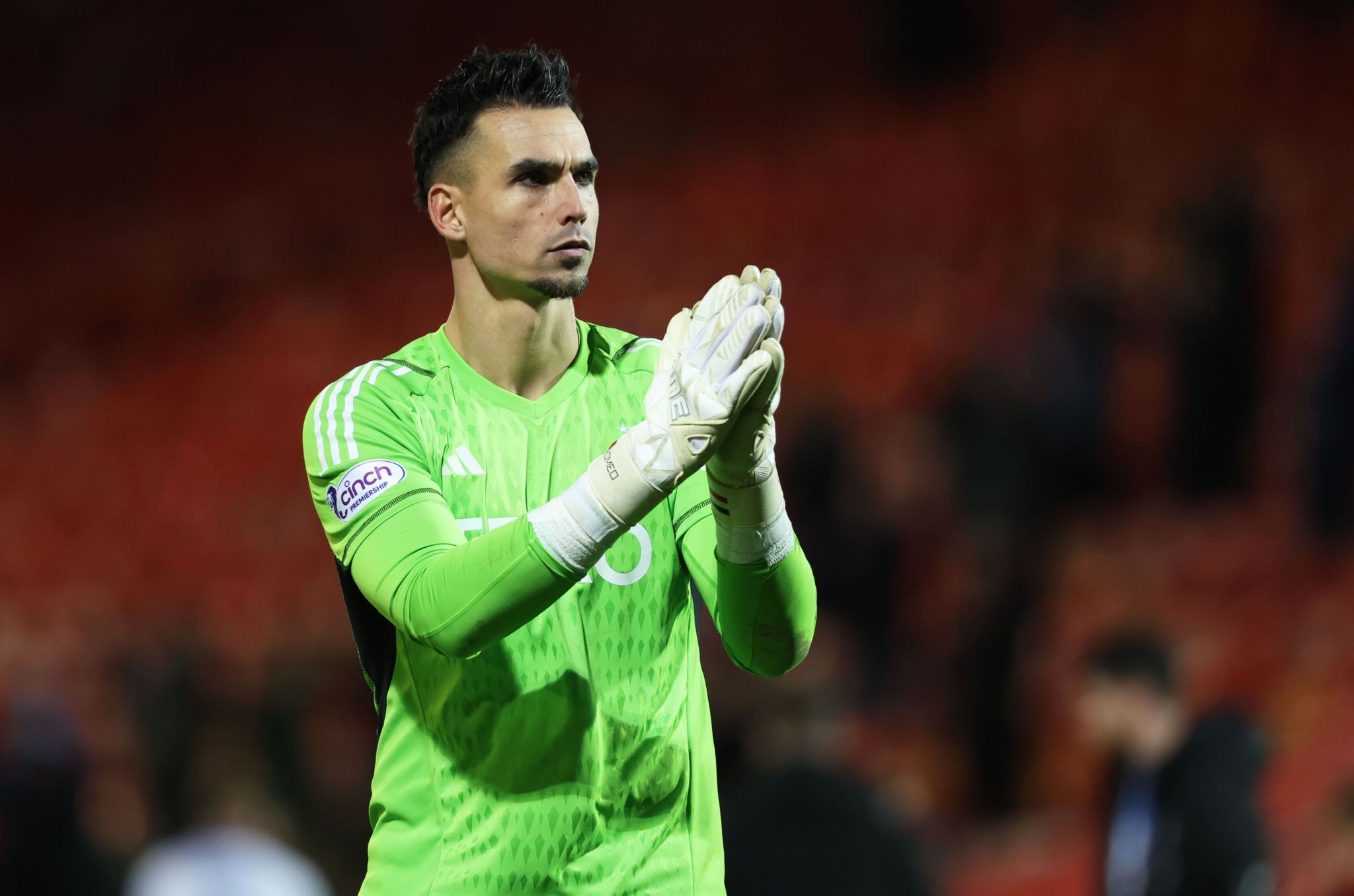 'In the tough times we stick together' - Roos - BBC Sport