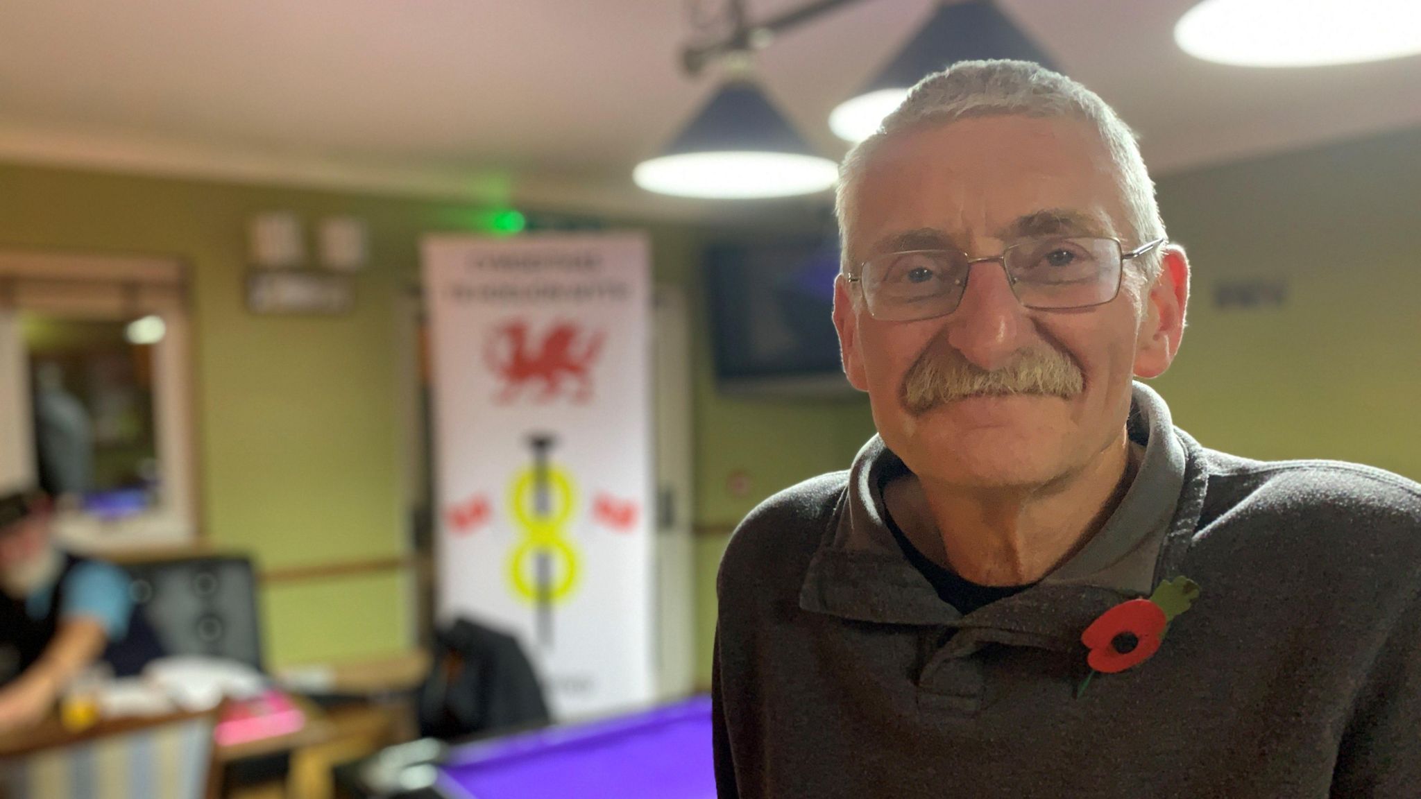 Cymdeithas Hoelion Wyth: 'Merched y wawr i ddynion' yn 50 oed - BBC ...