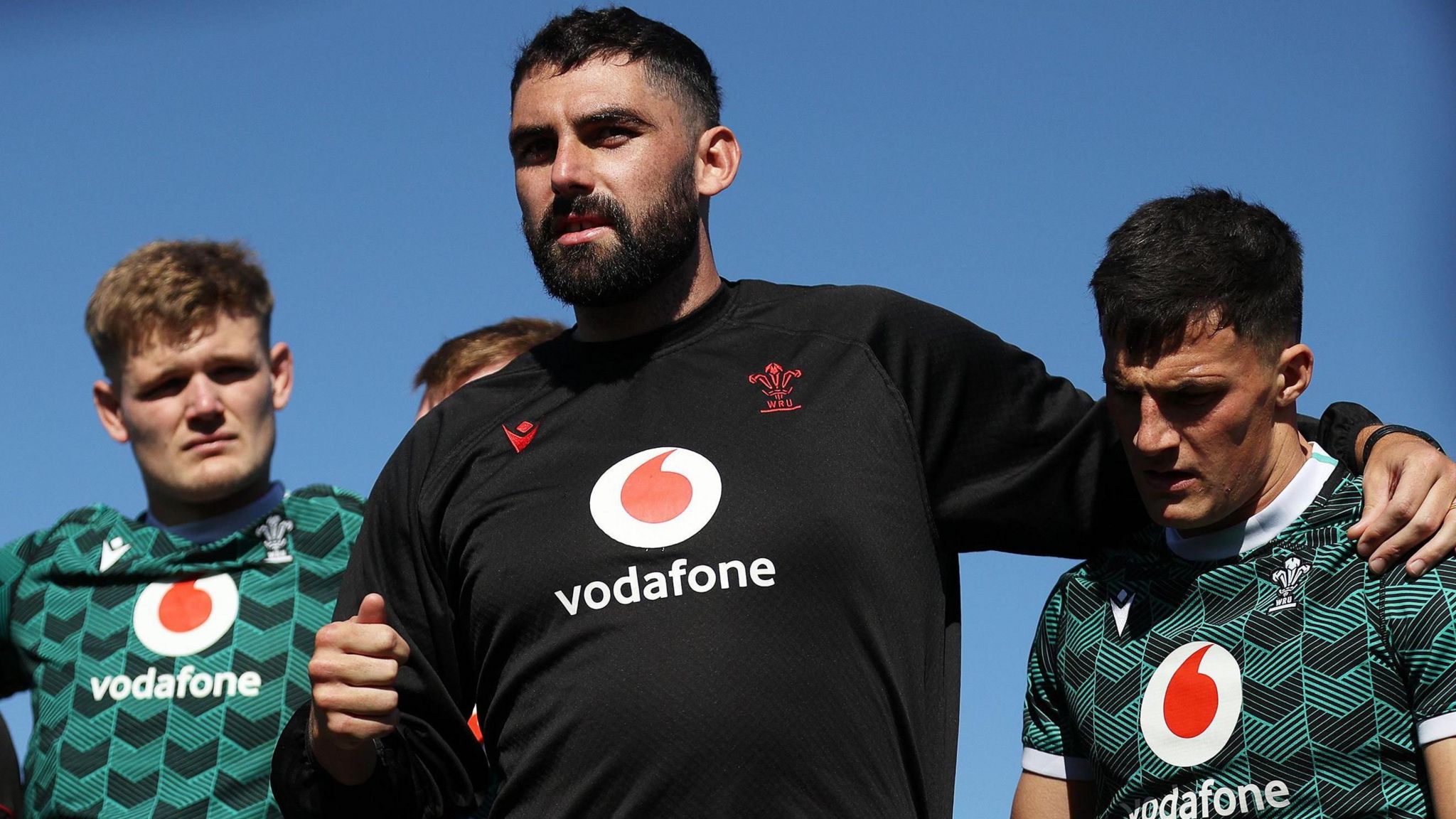 Cory Hill i arwain Cymru yn erbyn y Queensland Reds - BBC Cymru Fyw