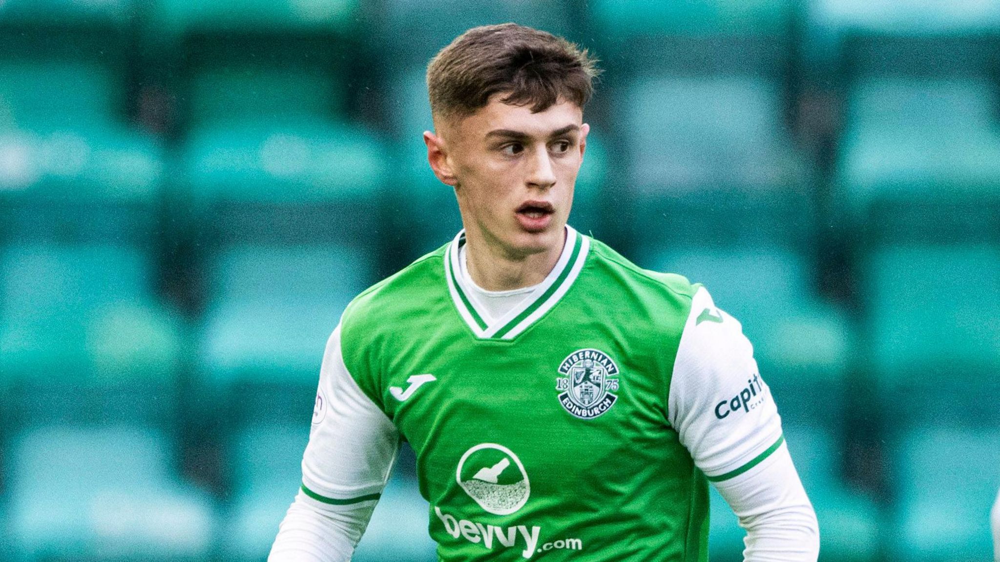 Jacob MacIntyre on 'surreal' Hibs debut - BBC Sport