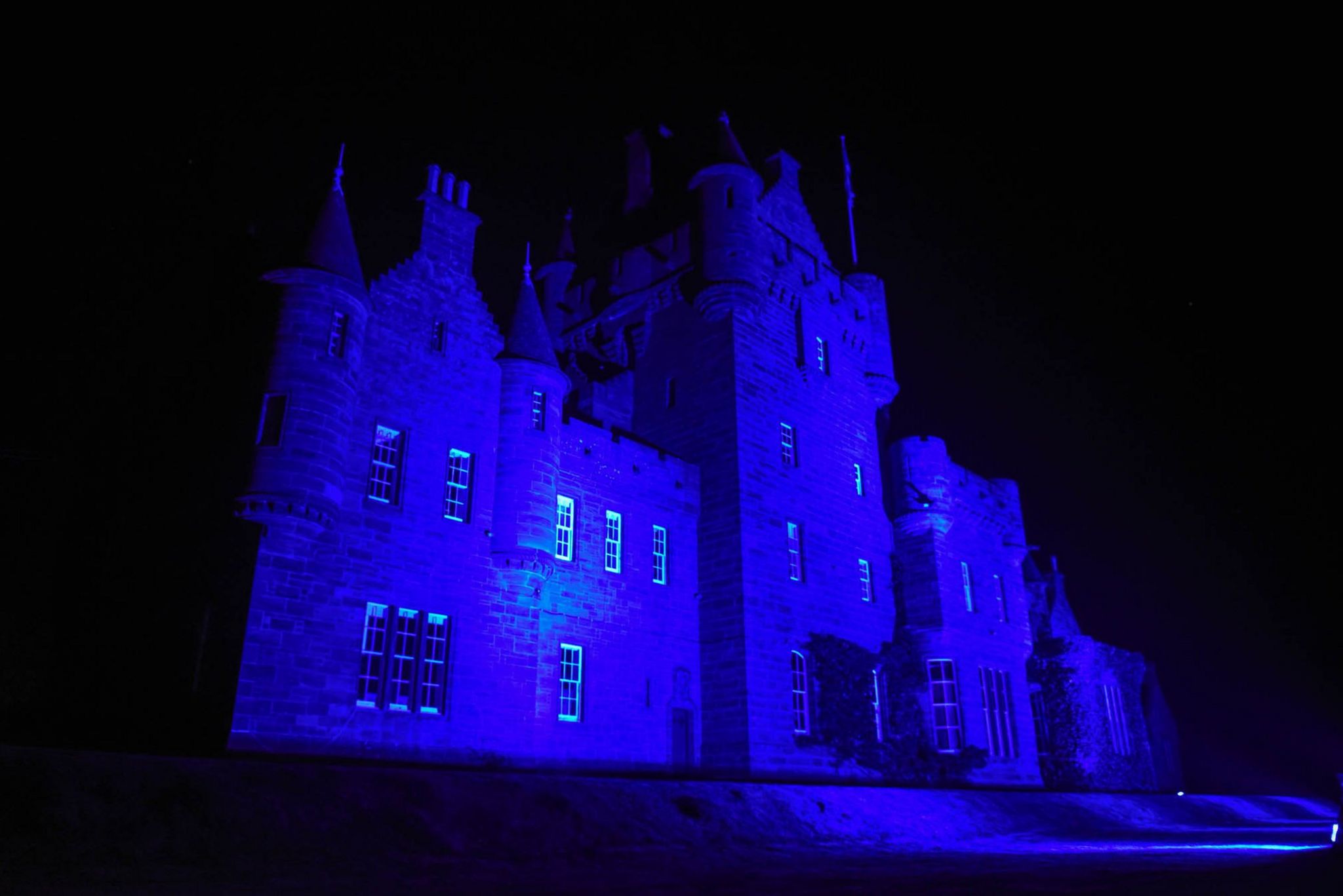 Landmark Borders locations get the blues - BBC News