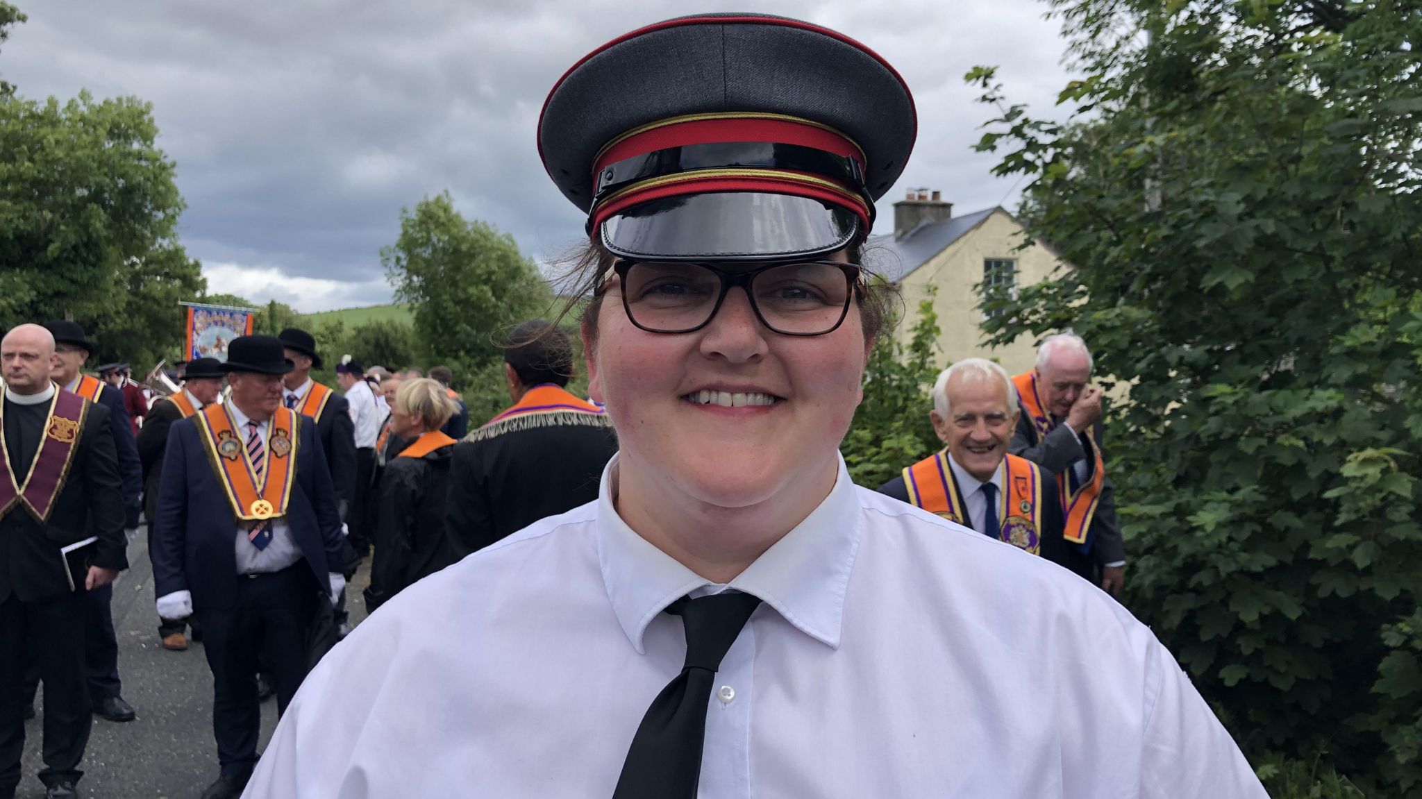 Donegal Orange parade takes place in Rossnowlagh - BBC News