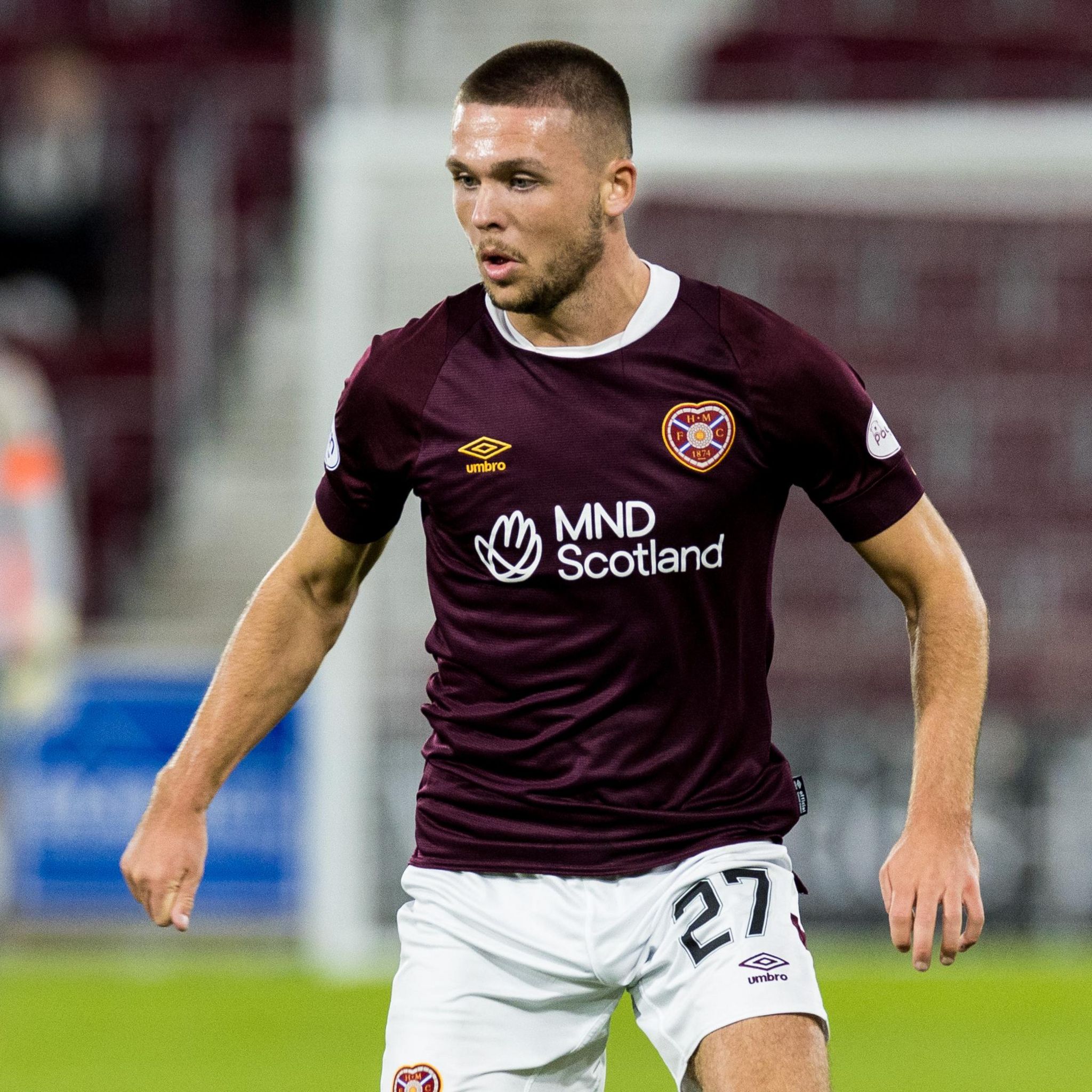 New Hearts deal for midfielder Smith - BBC Sport