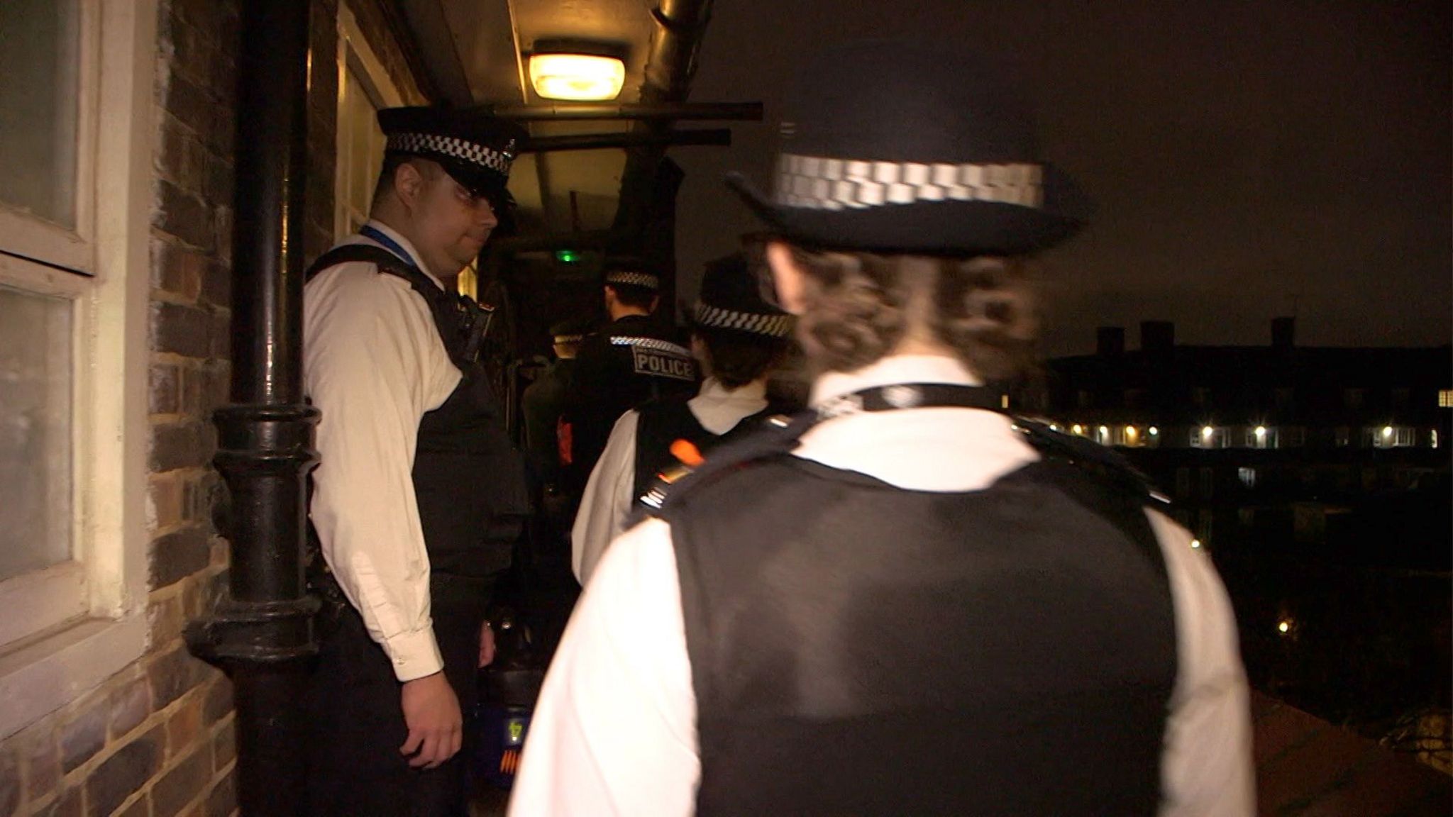 Met Police: Inside a 'cuckooing' cannabis raid - BBC News