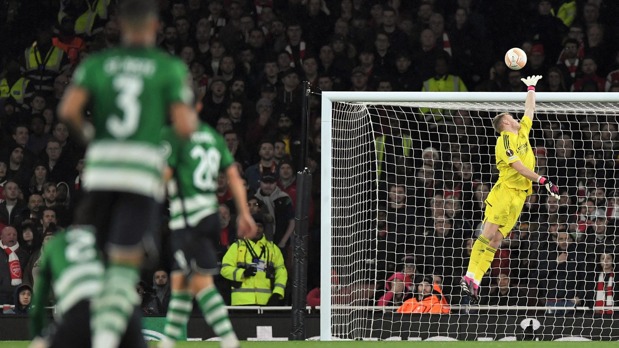 Arsenal: Aaron Ramsdale backed by Mark Schwarzer - BBC Sport