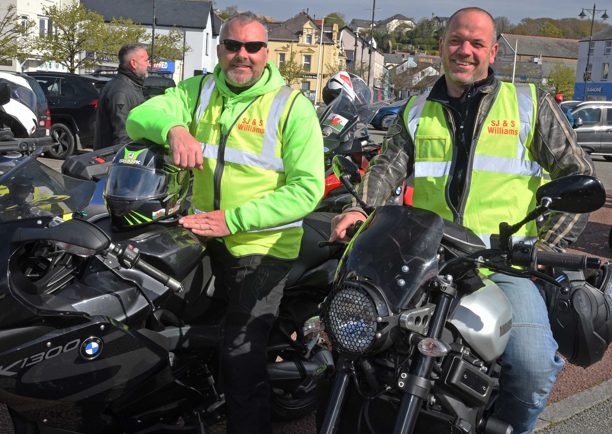 Oriel: 170 o Feicwyr ar lonydd Pen-Llŷn - BBC Cymru Fyw