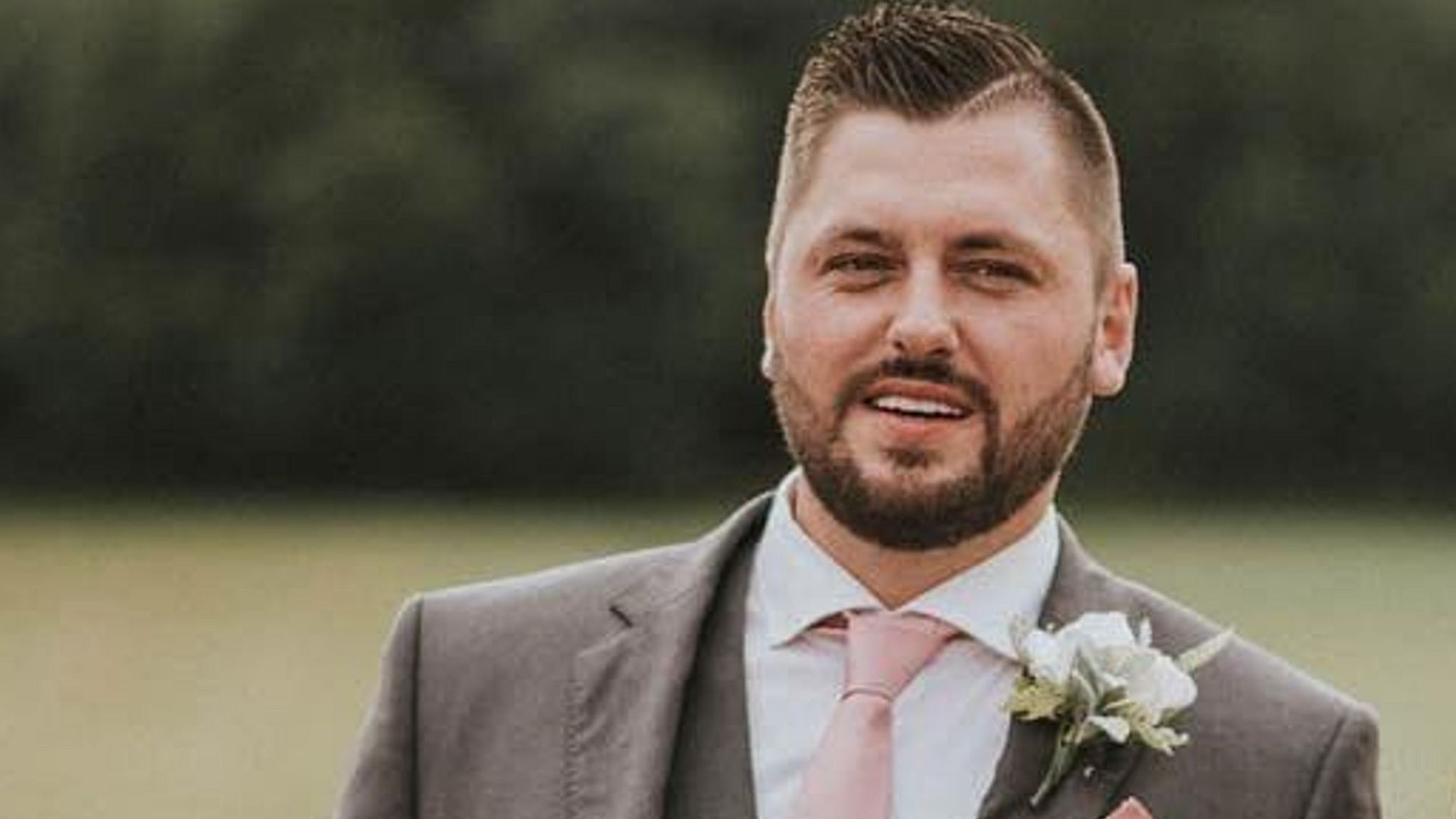 'Industrial scale' Wiltshire rogue trader jailed for two years - BBC News