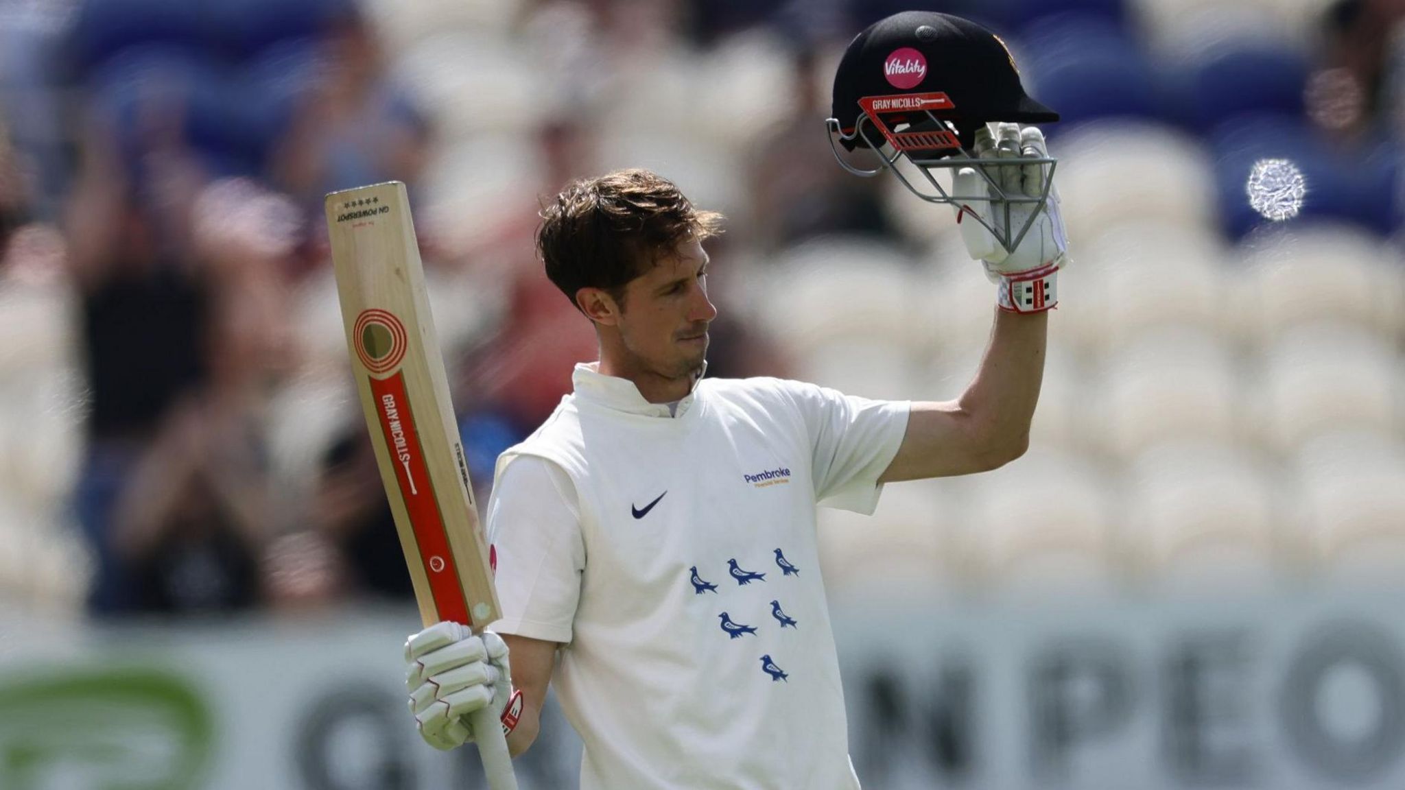 County Championship: Sussex dominate Leicestershire at Hove - BBC Sport