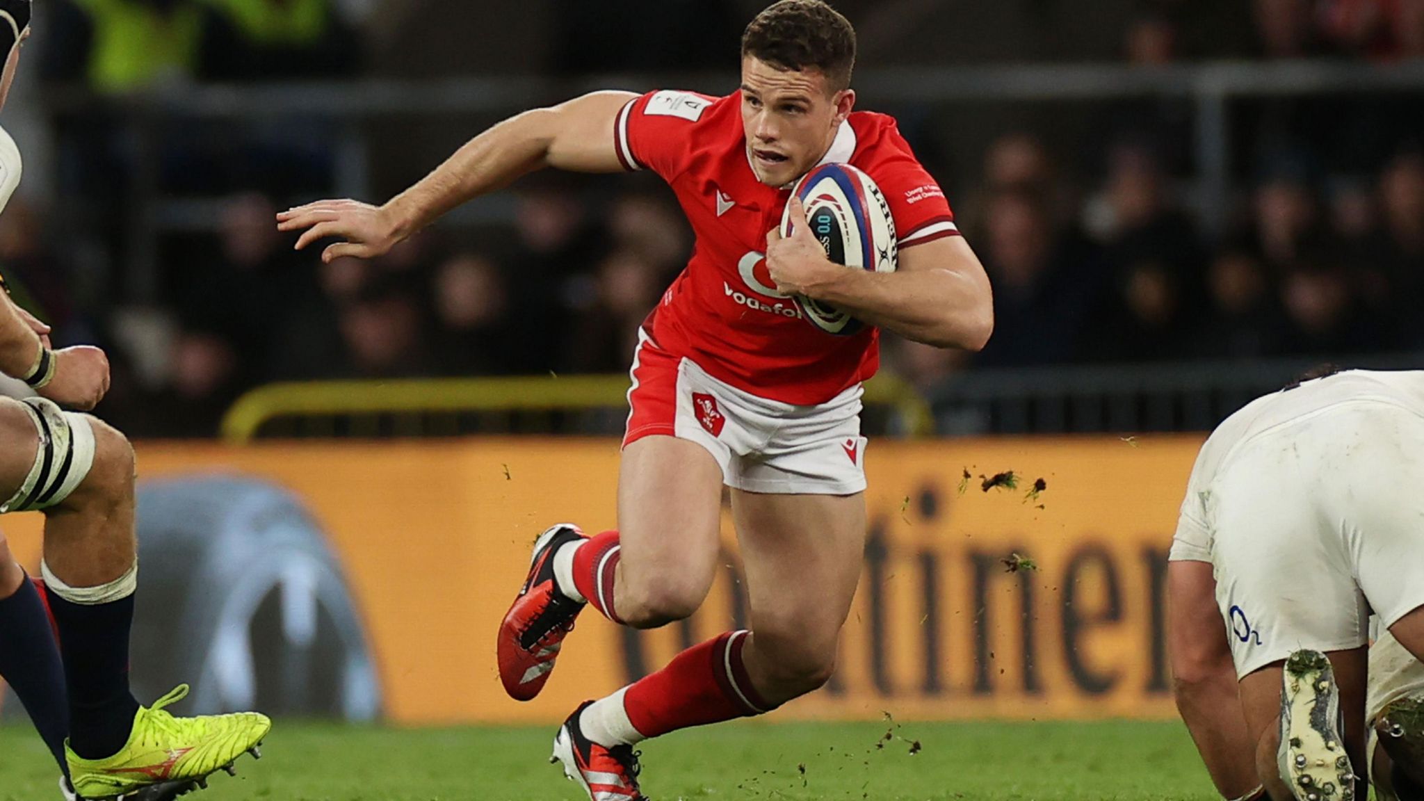 Welsh rugby: Who is signed or leaving regions for 2024-25 season - BBC ...