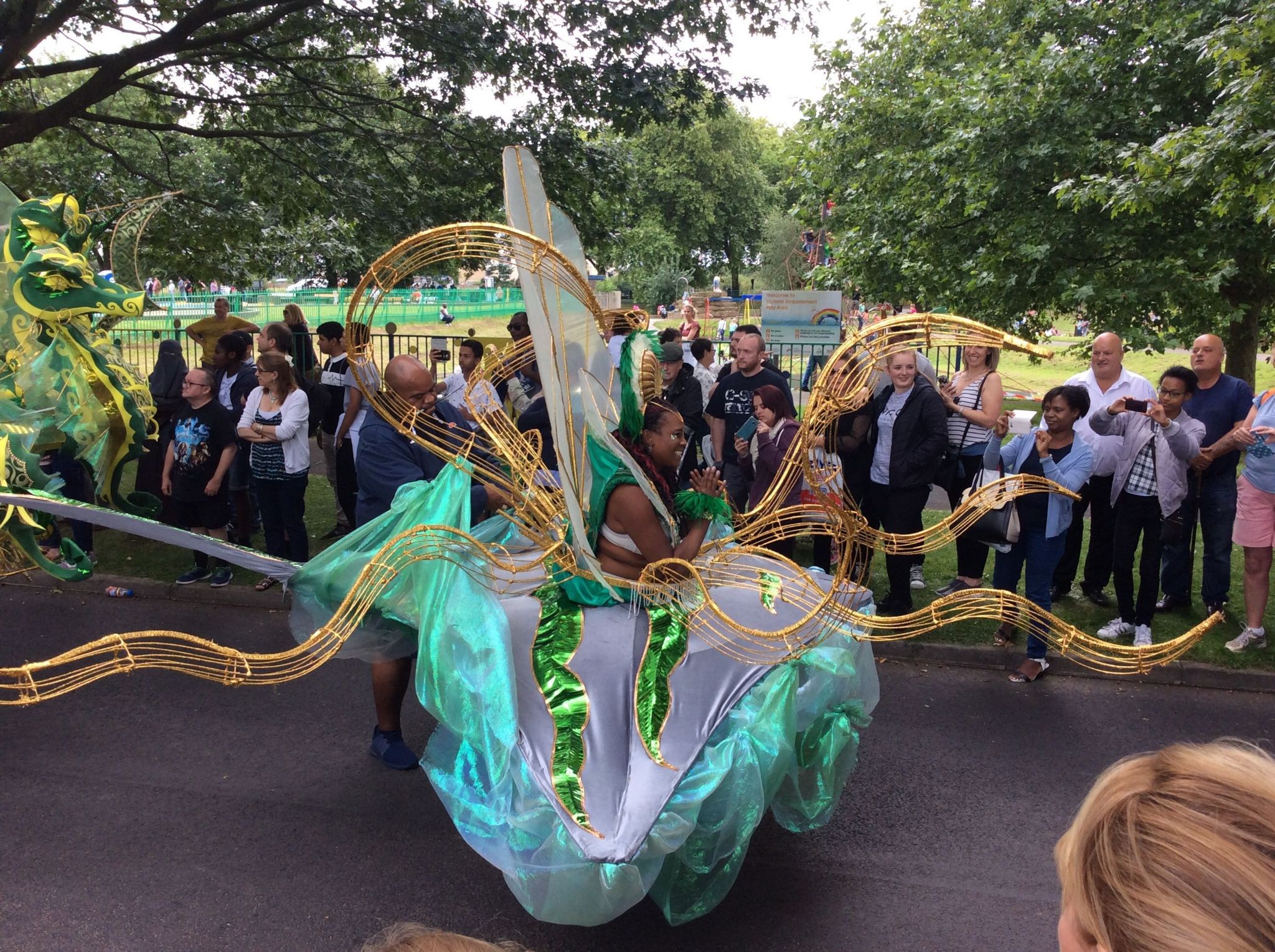 UK's oldest carnival to parade through Nottingham - BBC News