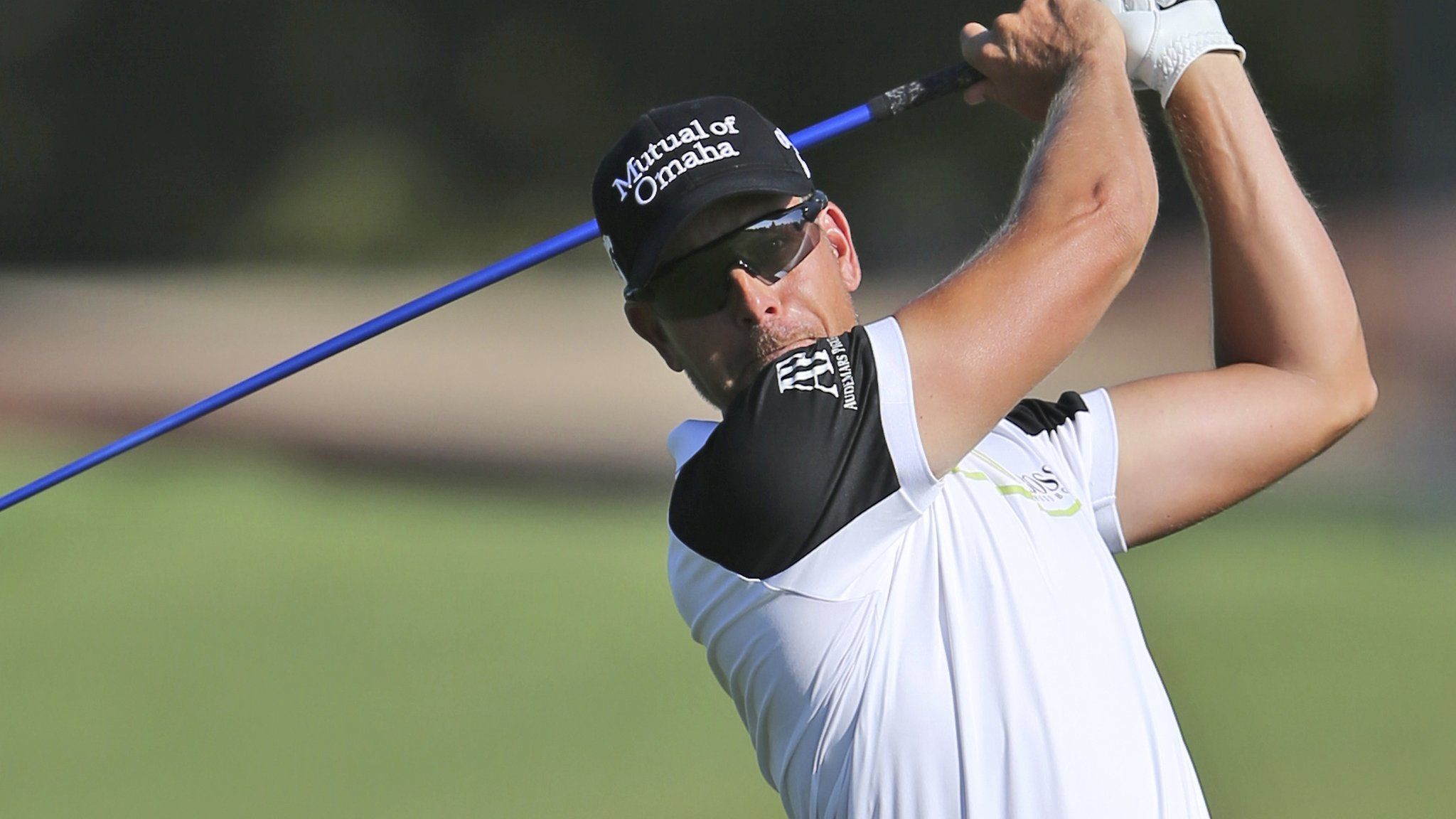 Jordan Spieth wins Australian Open title after play-off - BBC Sport