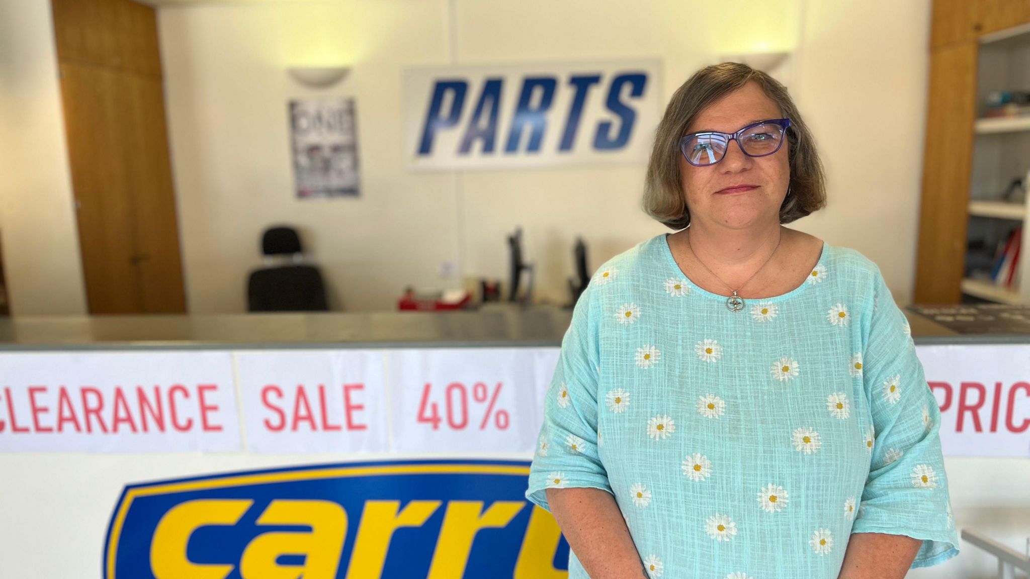 Guernsey States' pensions 'unlikely to keep pace with wages' - BBC News