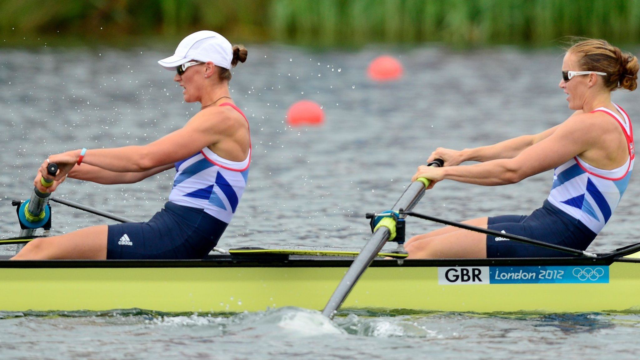 Homecoming Henley parade for Team GB Olympic rowers - BBC News