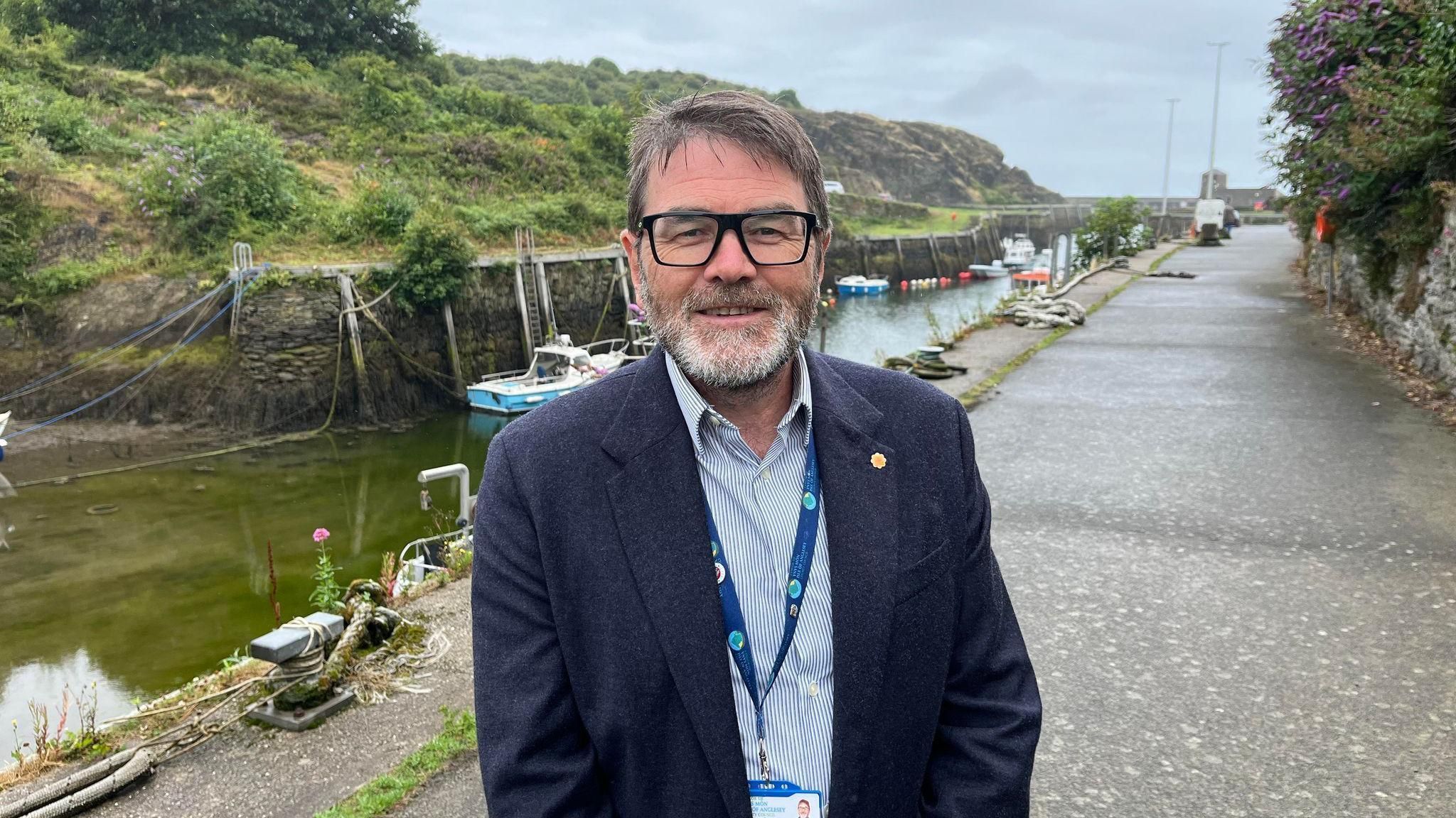 North Anglesey hinges hopes on Wylfa power plant - BBC News