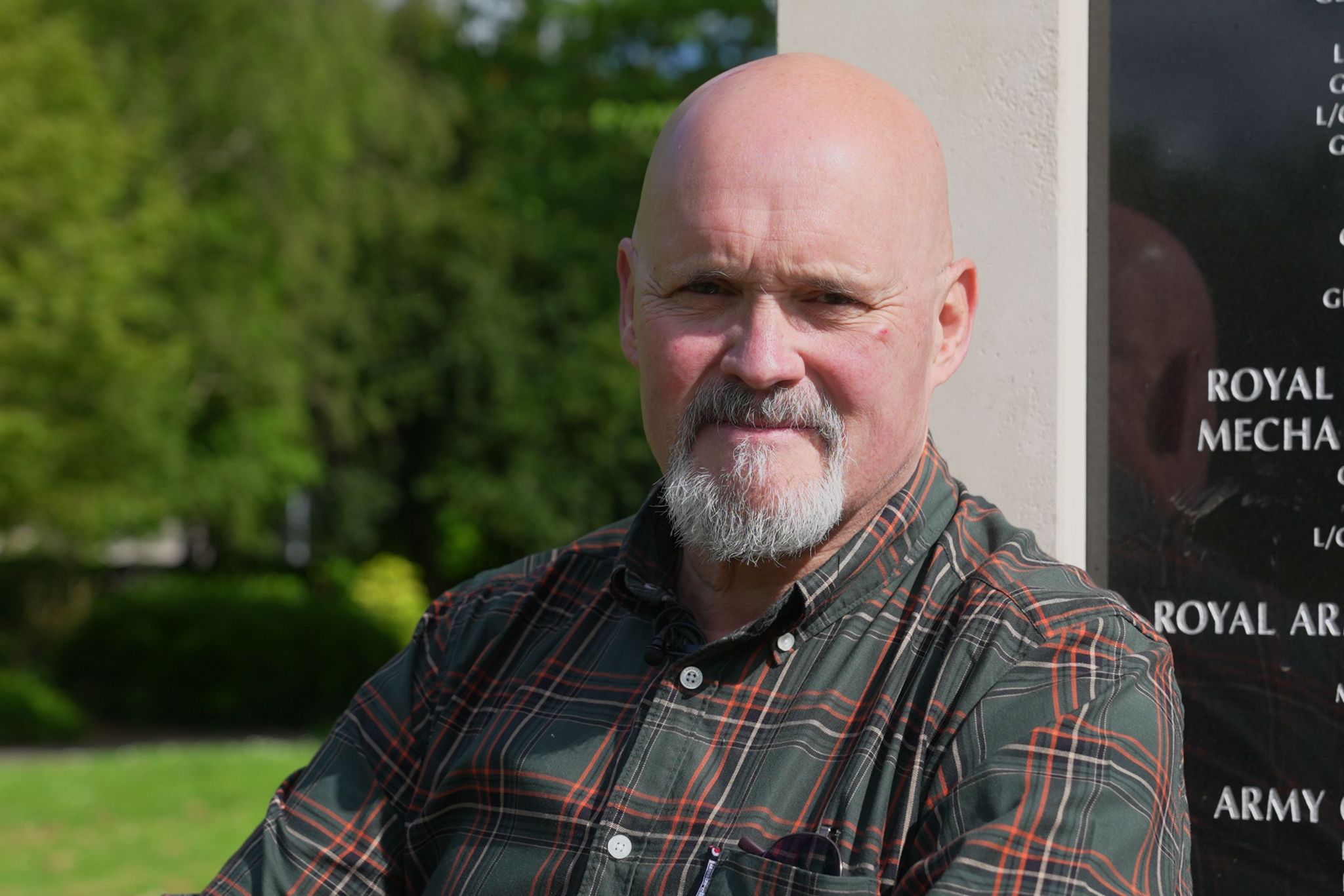 Rhyfel y Falklands: Dim bai ar gatrawd o'r fyddin - BBC Cymru Fyw