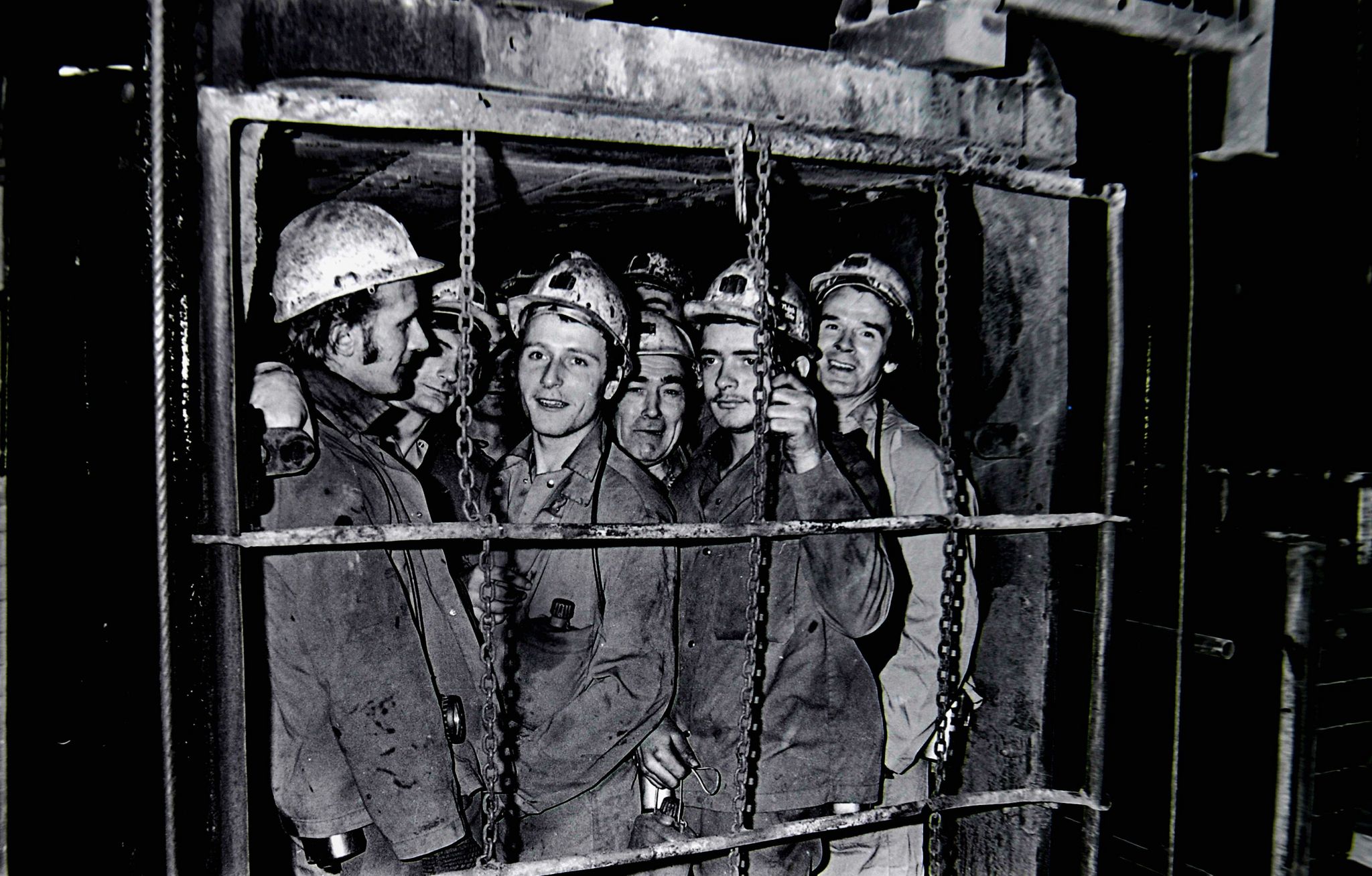 Lluniau: Streic y Glowyr a Thatcher - BBC Cymru Fyw