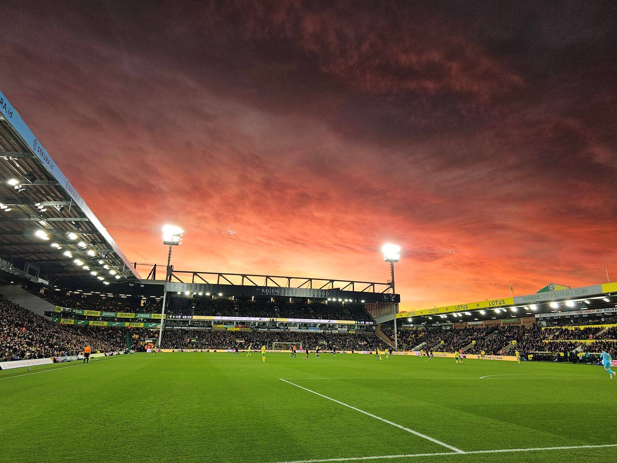 Norwich City: Spectacular sunset over Carrow Road - BBC Sport