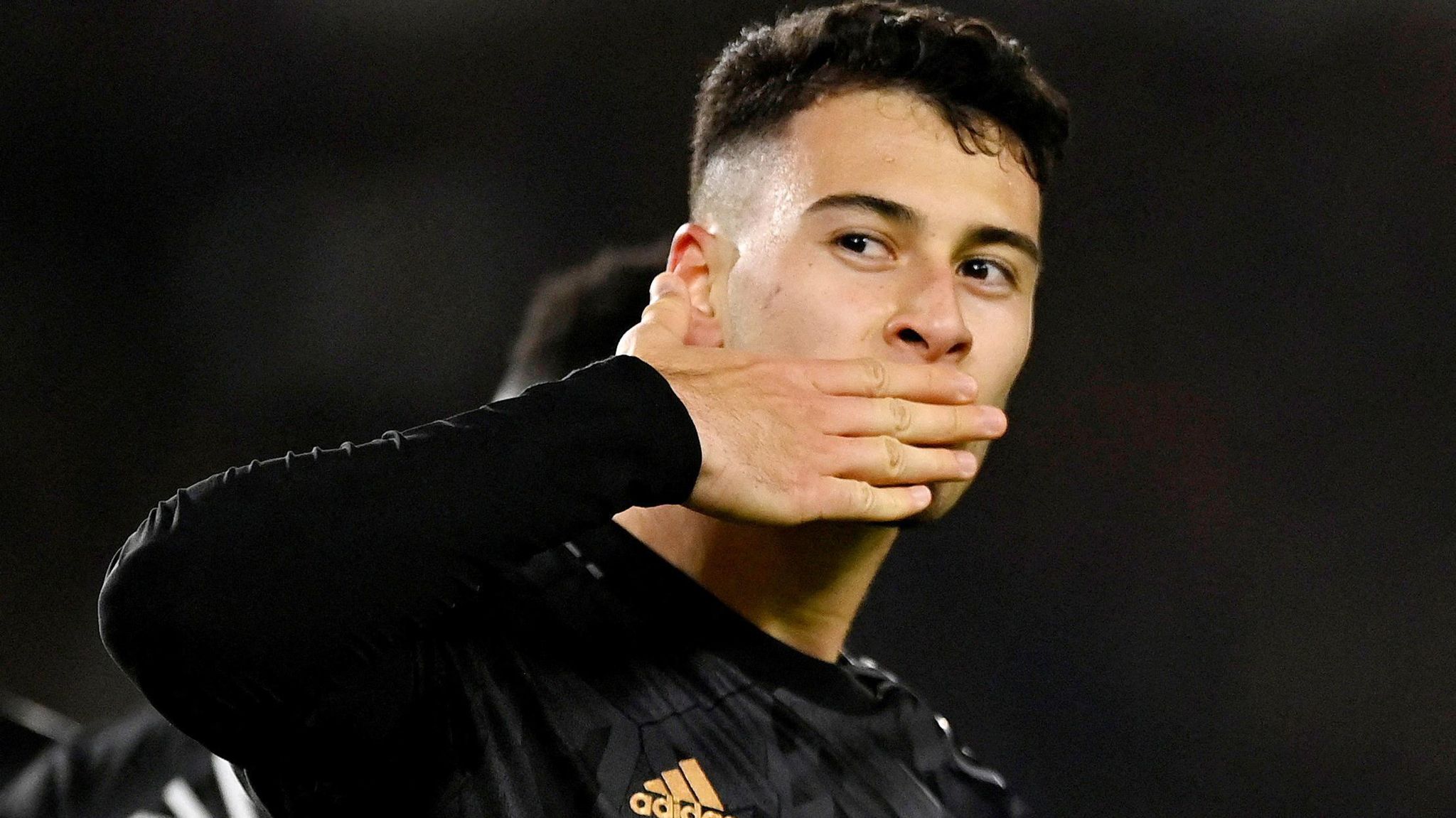 Arsenal: Martinelli extends deal until 2027 - BBC Sport