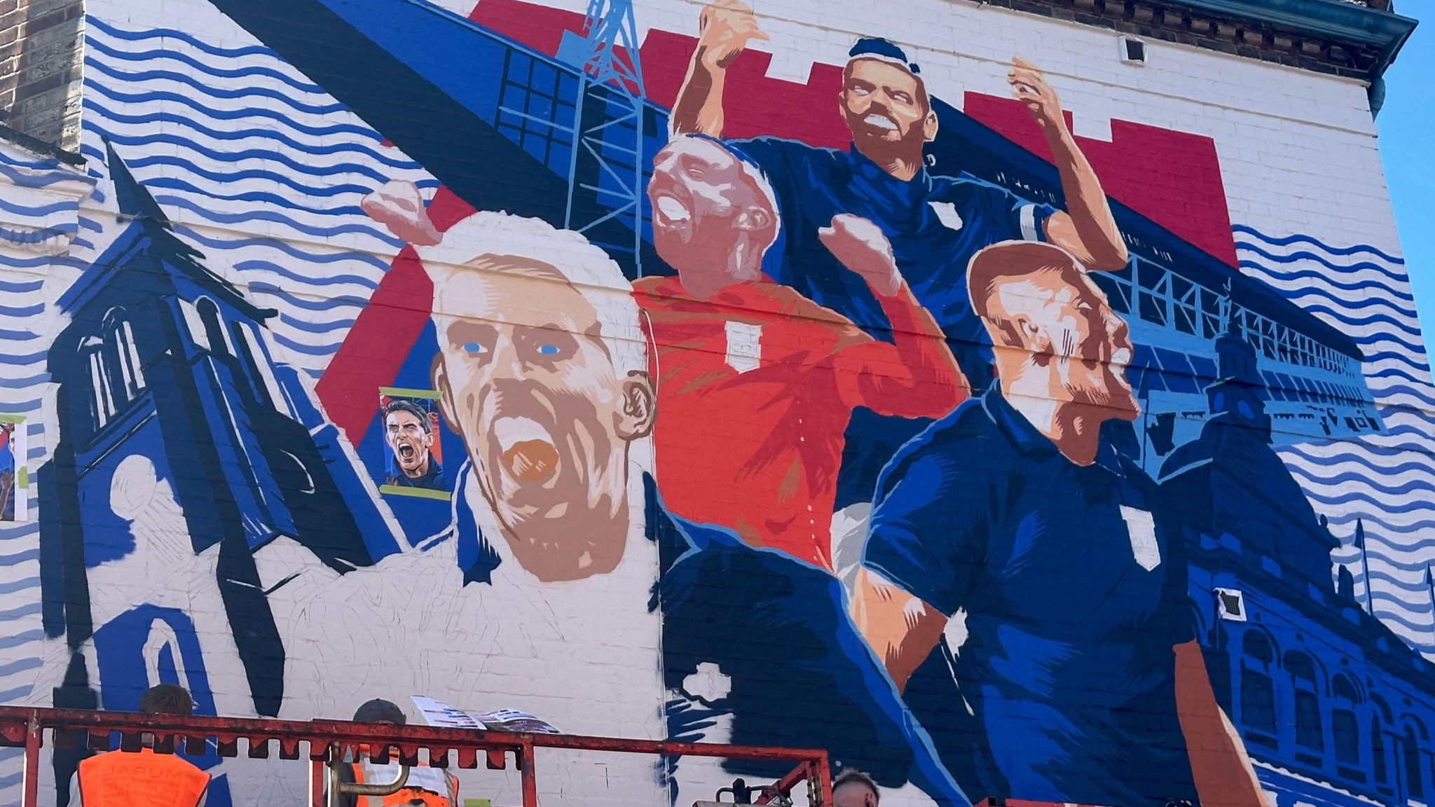 Ipswich Town mural created ahead of Premier League return - BBC News