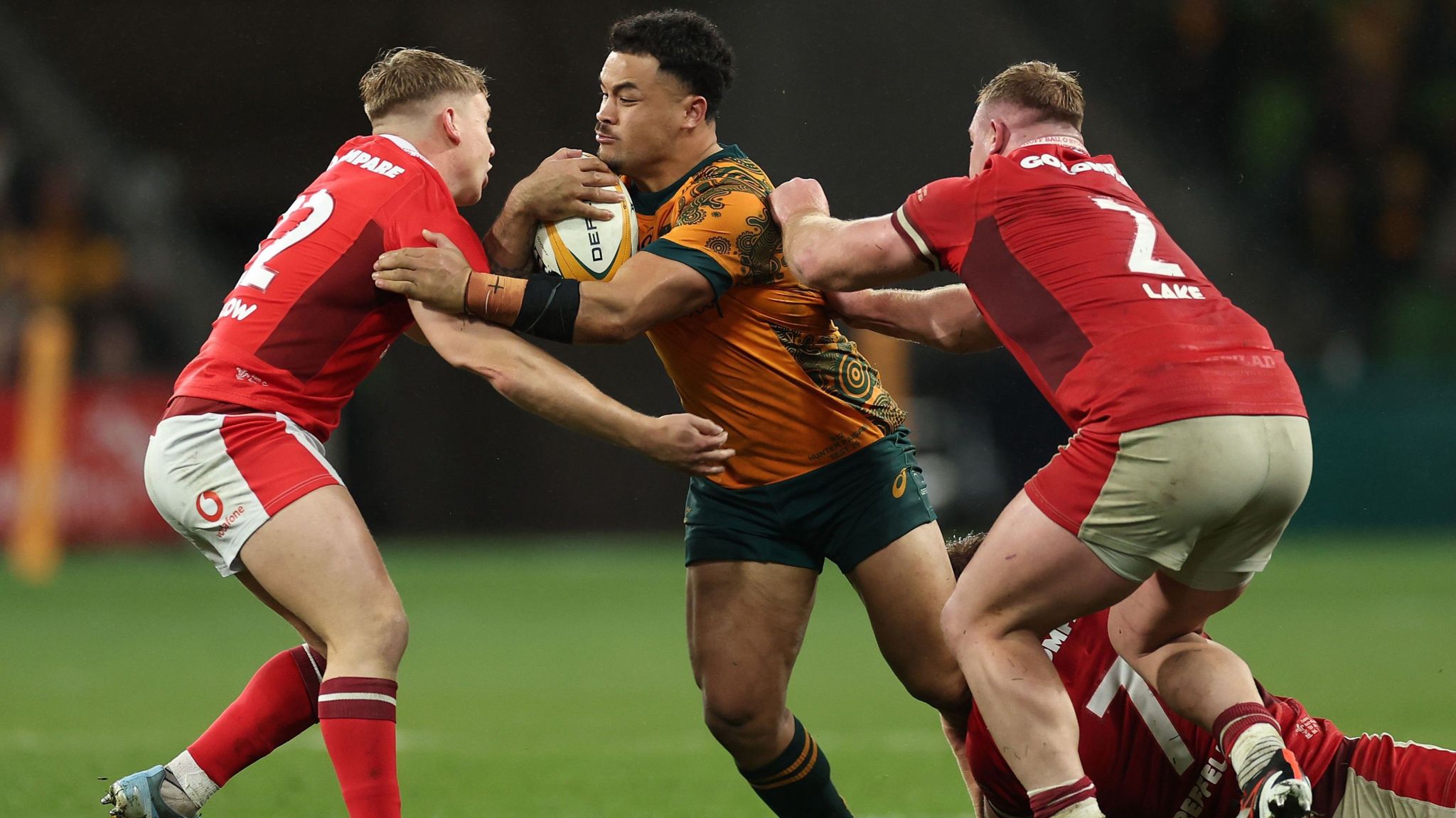 Cory Hill i arwain Cymru yn erbyn y Queensland Reds - BBC Cymru Fyw