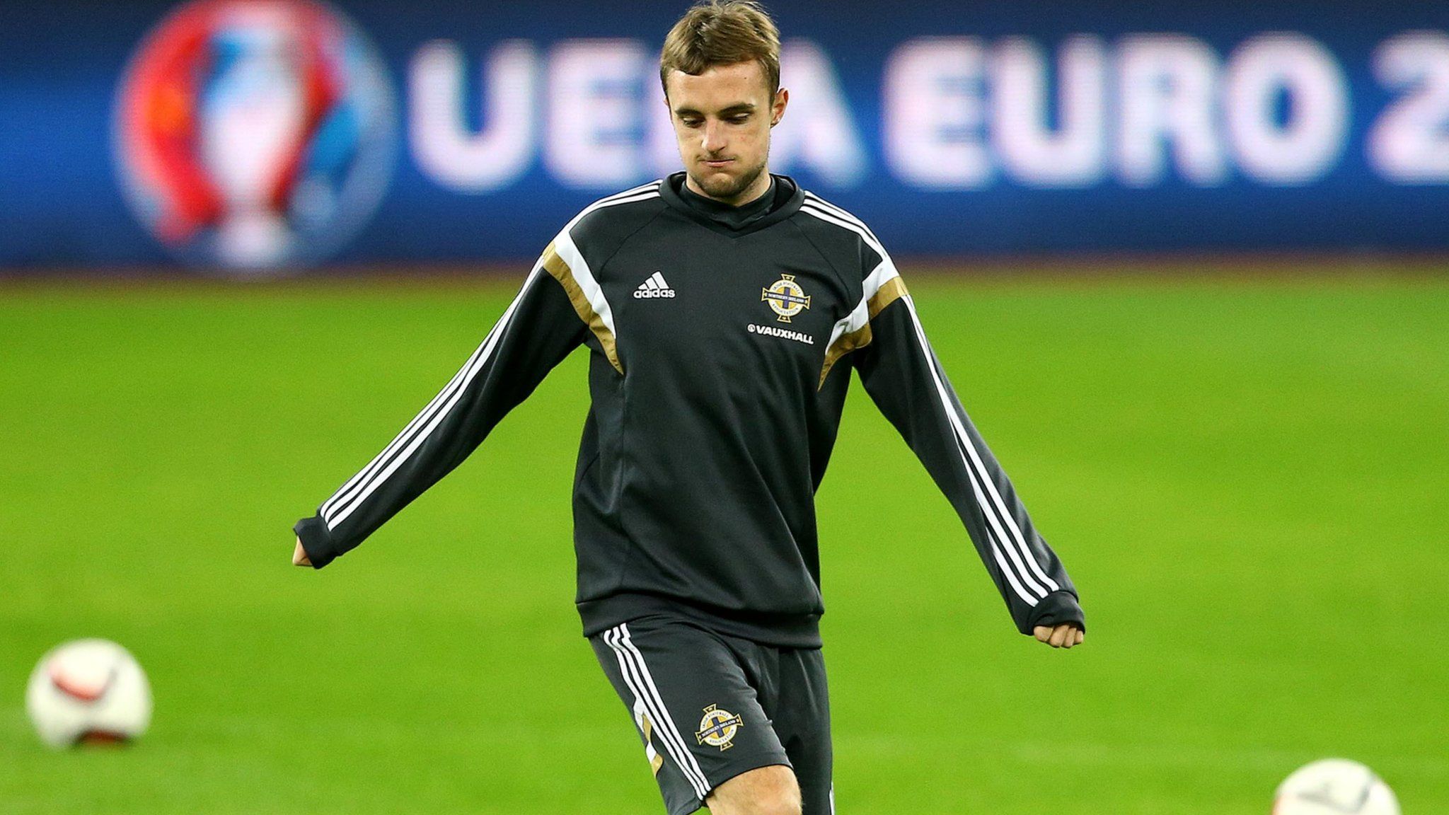 Liam Davis: Cheltenham Town sign defender on deal until end of season ...