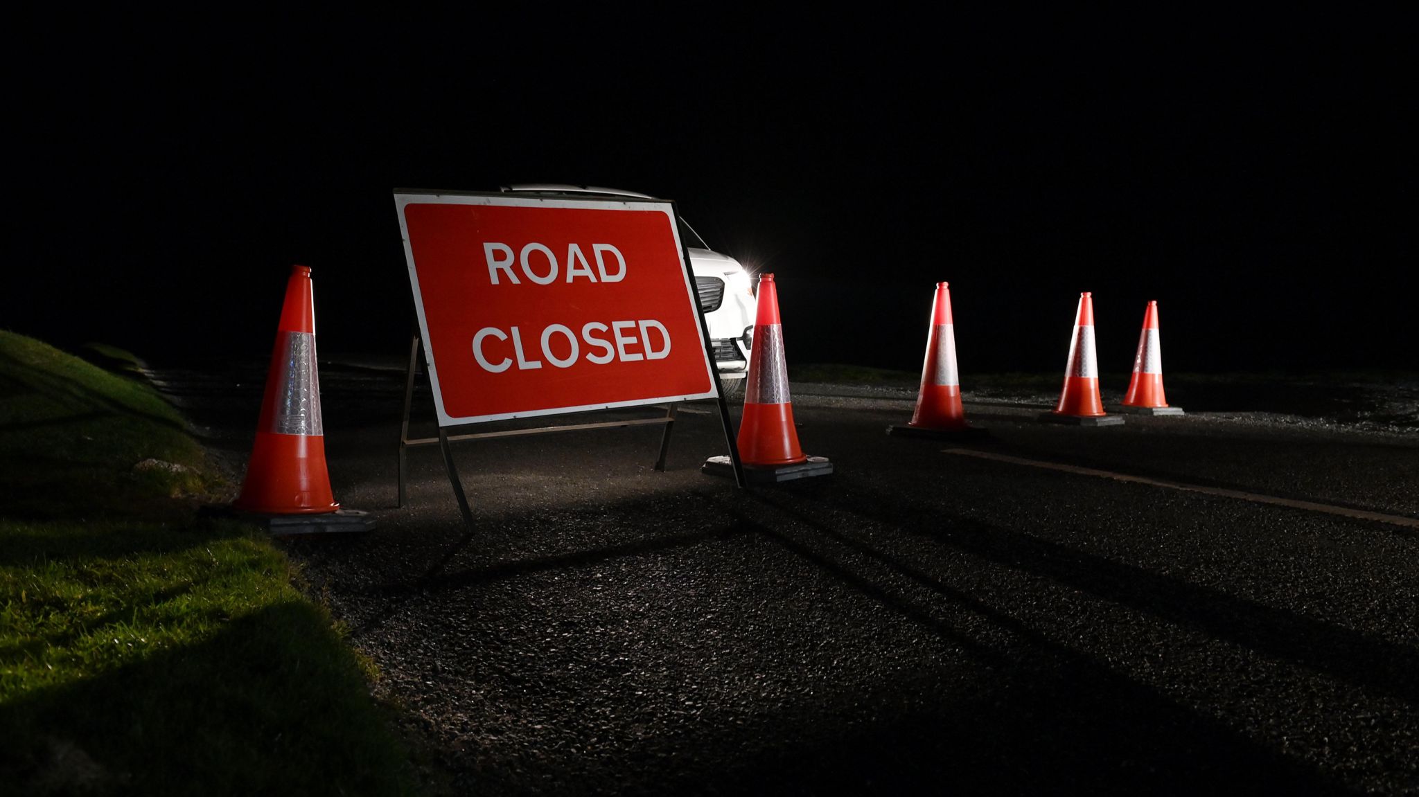 Motorcyclist suffers life-threatening injuries in crash in Devon - BBC News