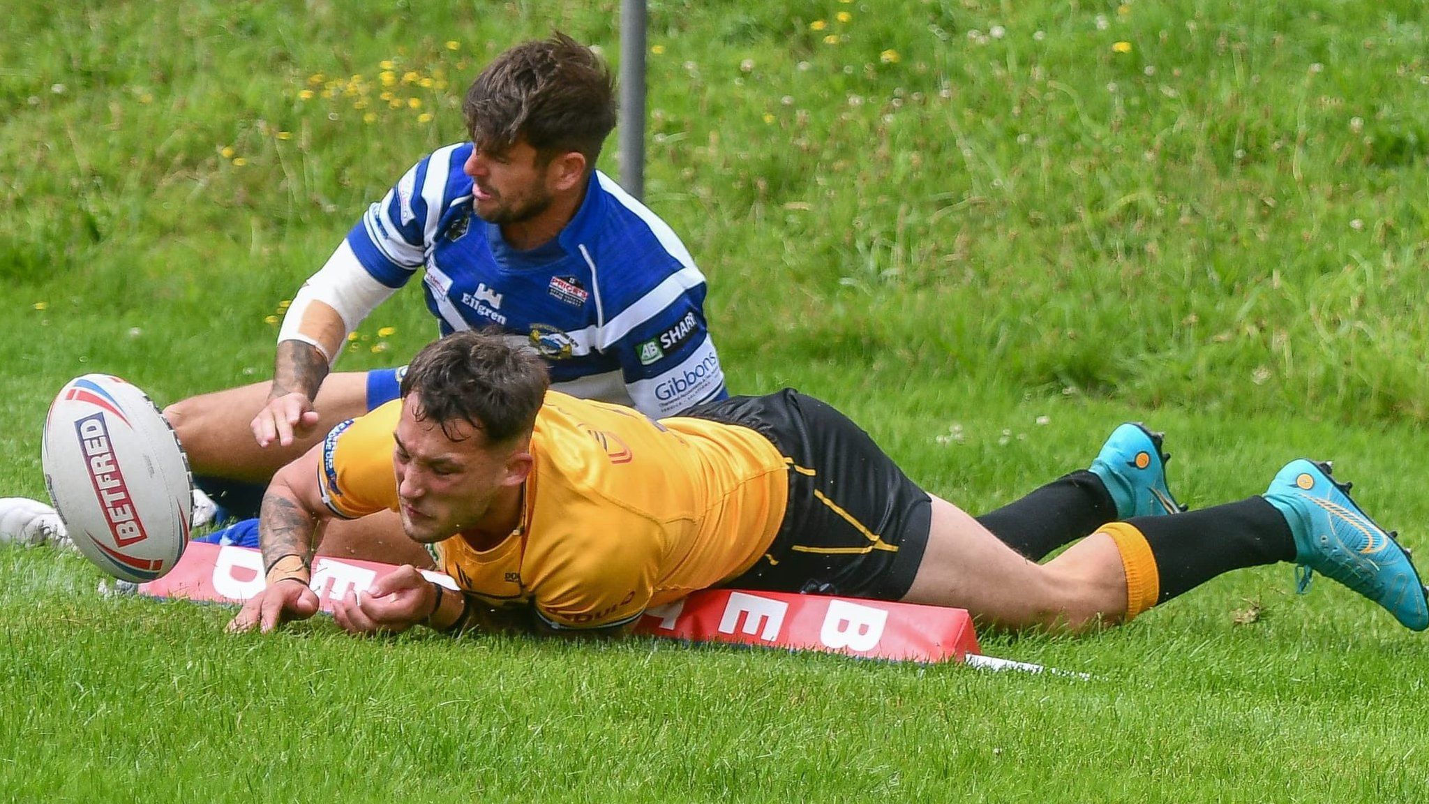 Jake Lloyd: Cornwall forward signs new two-year contract - BBC Sport
