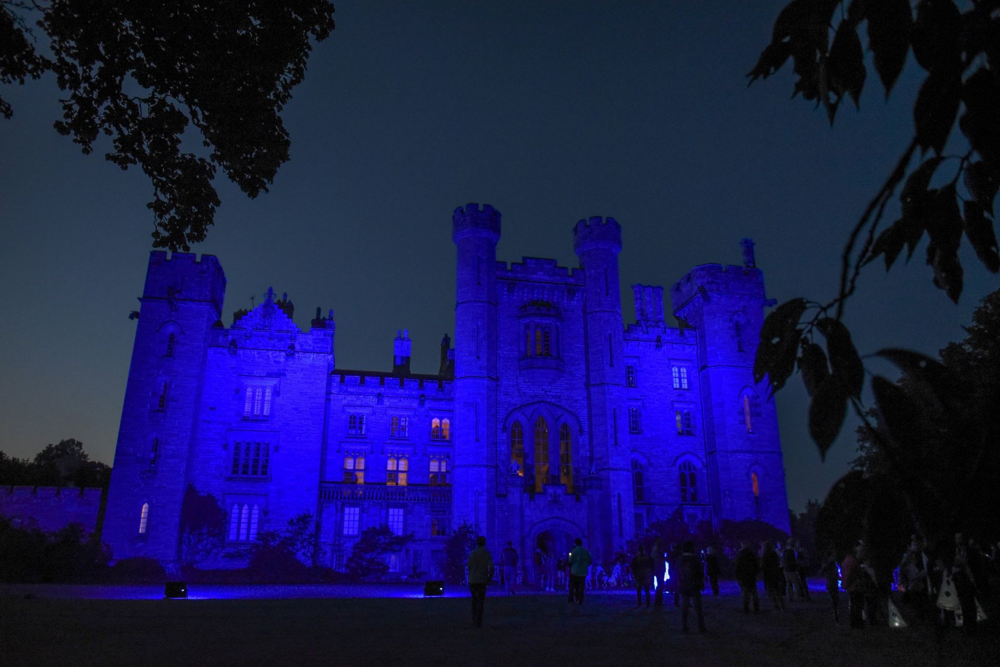 Landmark Borders locations get the blues - BBC News