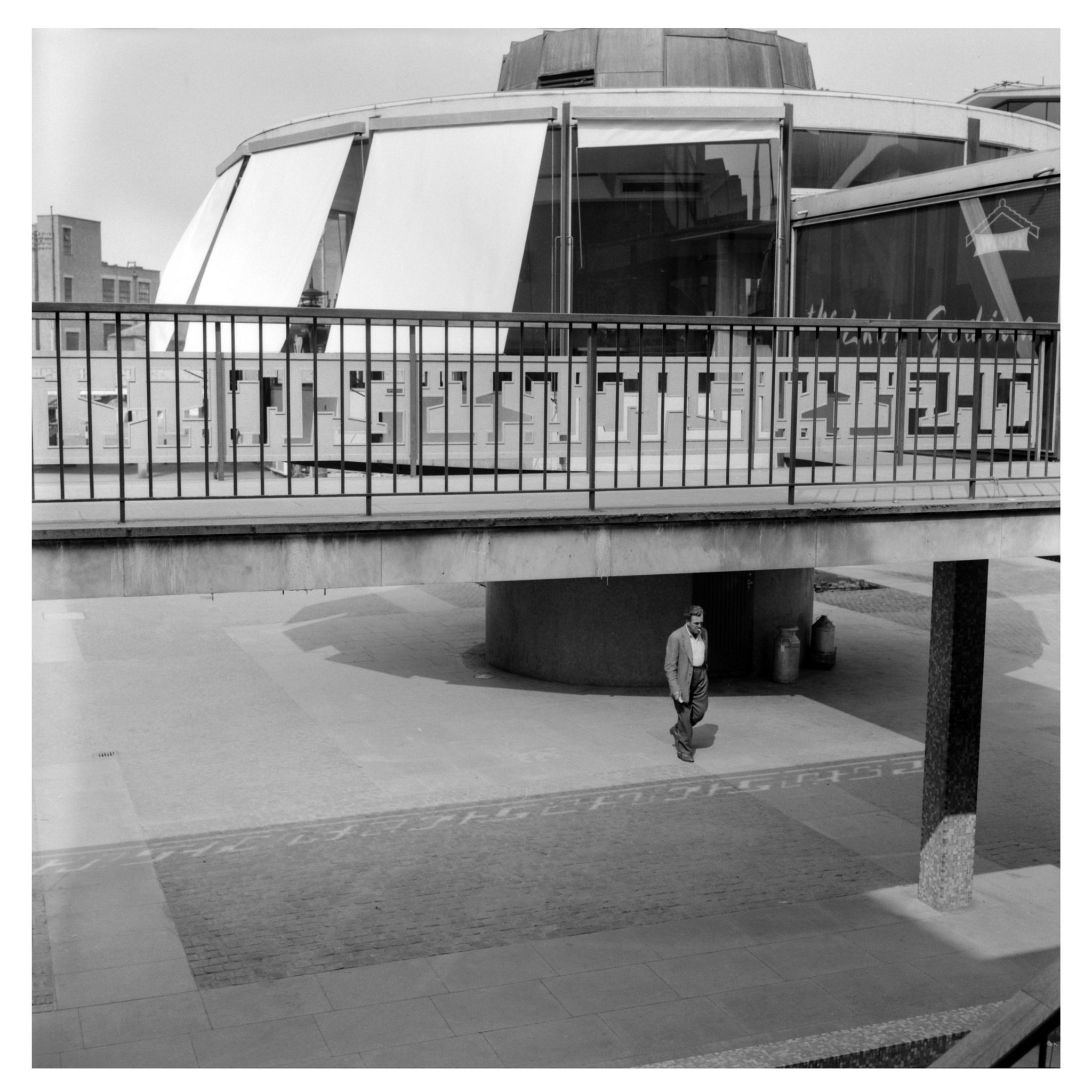 Richard Sadler: Influential Coventry photographer remembered - BBC News