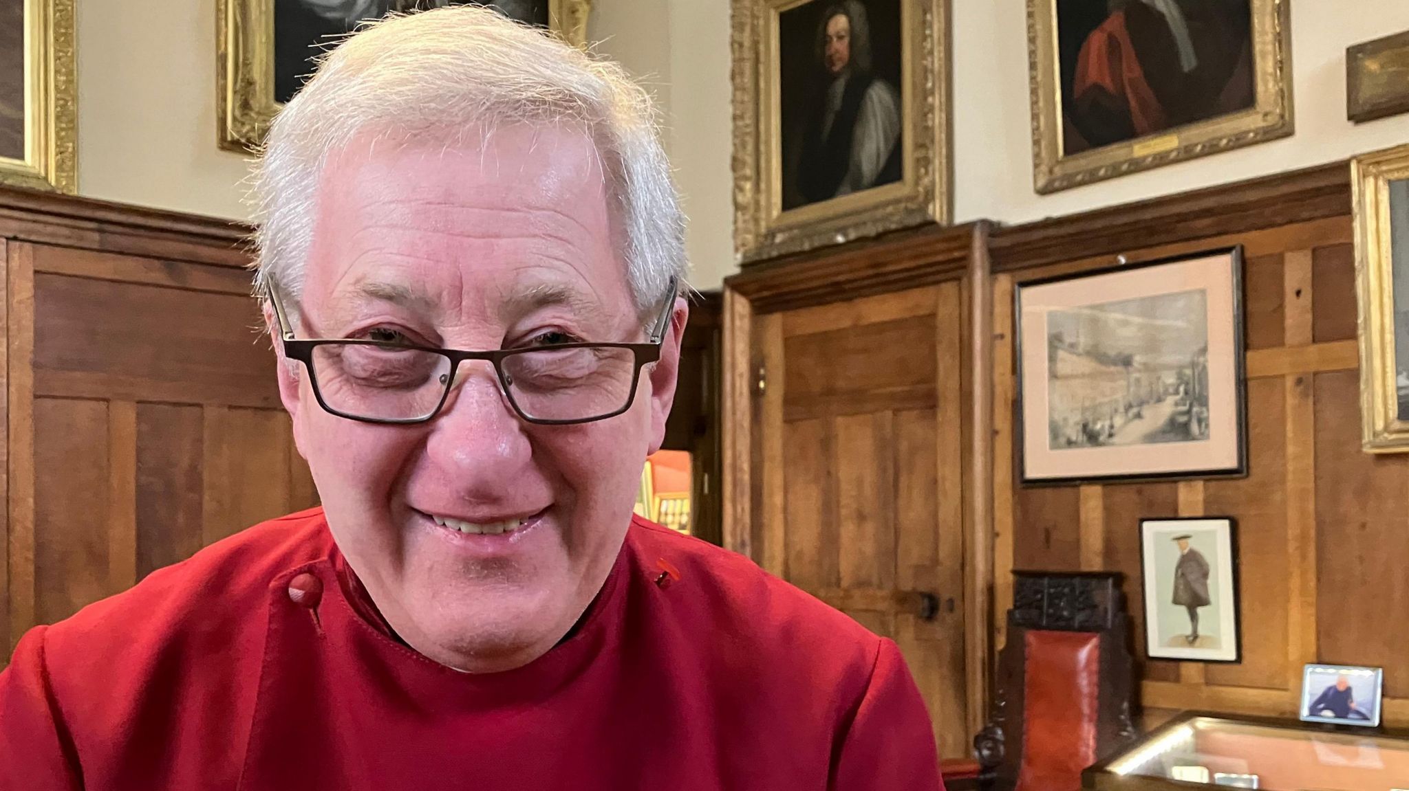 King Charles: Portrait placed in St Columb's Cathedral - BBC News