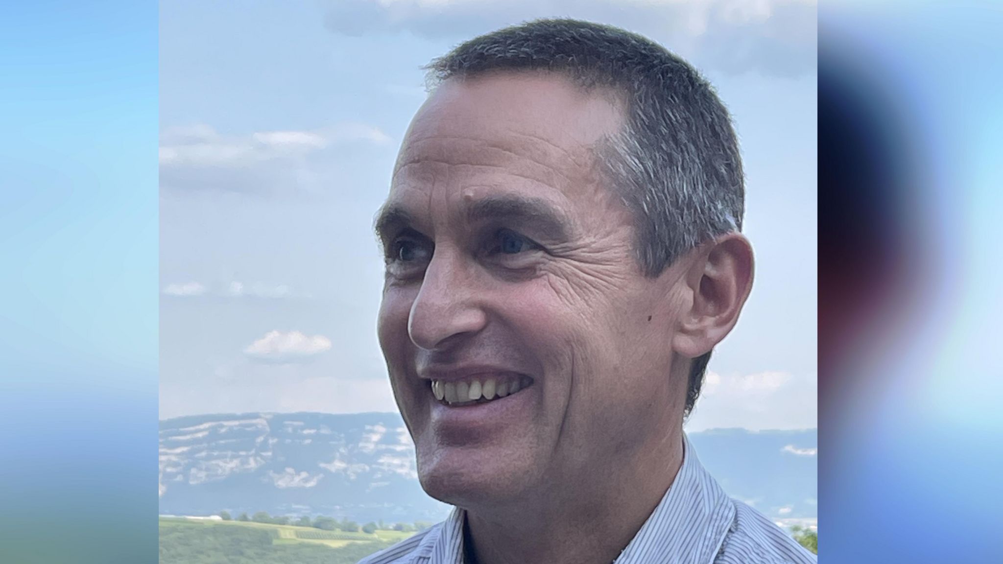 Dr Rhodri Jones yn ennill Medal Wyddoniaeth yr Eisteddfod - BBC Cymru Fyw