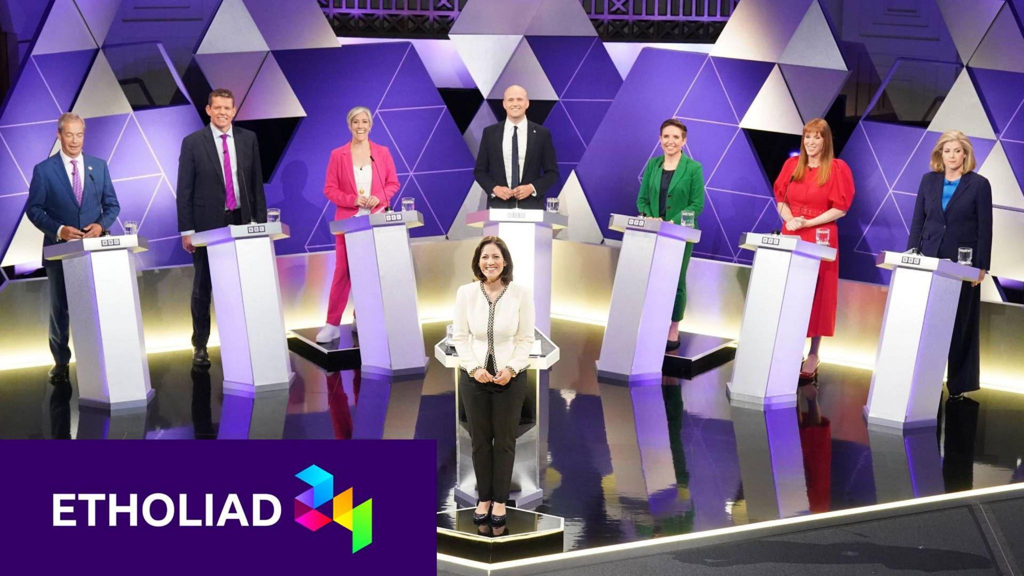 Gwrthdaro chwyrn rhwng y pleidiau ar fewnfudo mewn dadl deledu - BBC ...