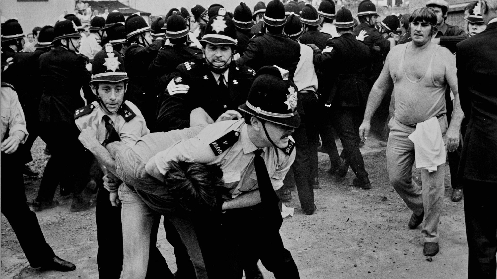 'Creu cofnod' 40 mlynedd ar ôl streic y glowyr - BBC Cymru Fyw