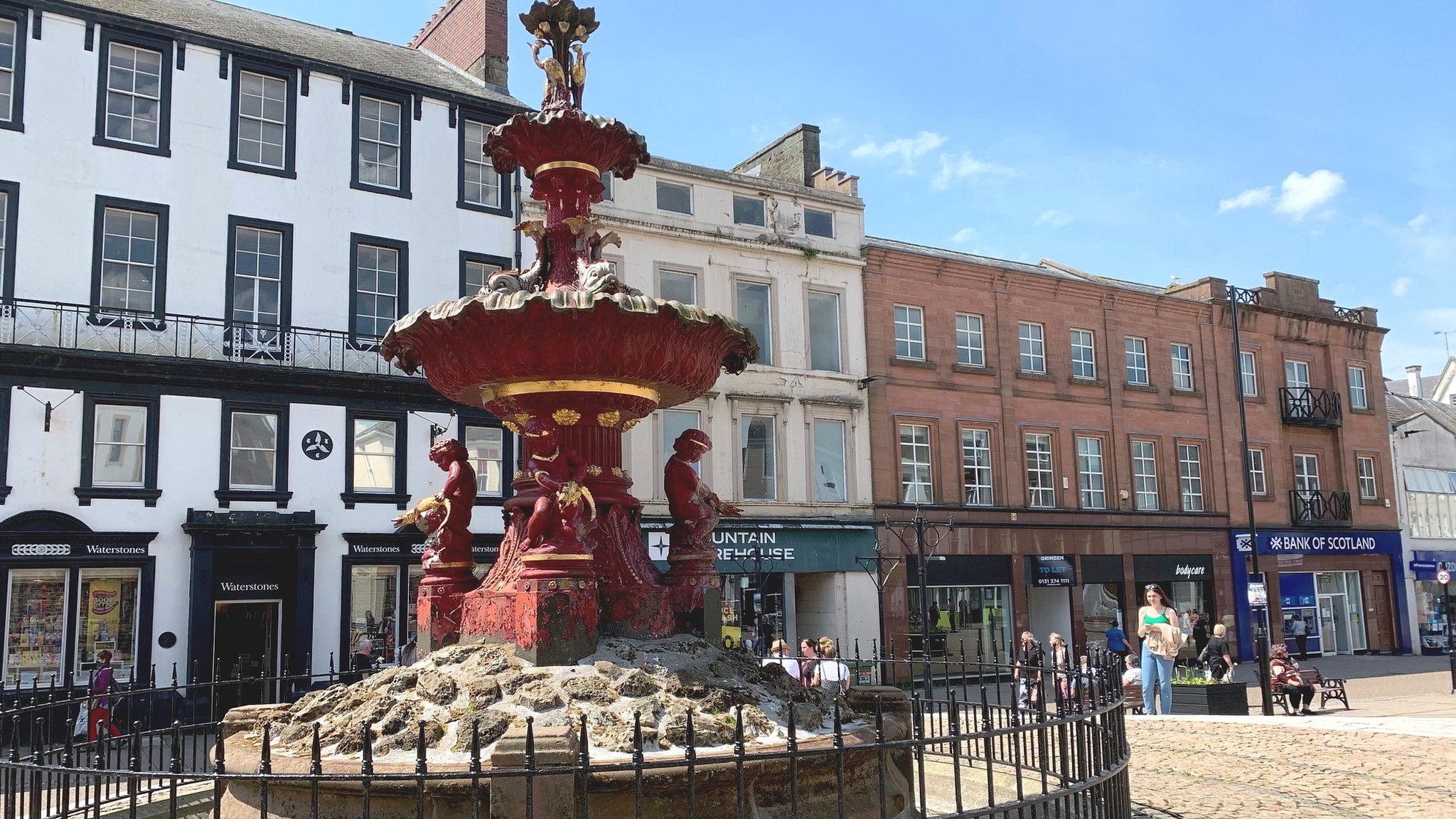 Dumfries town centre fountain returned to former glory - BBC News