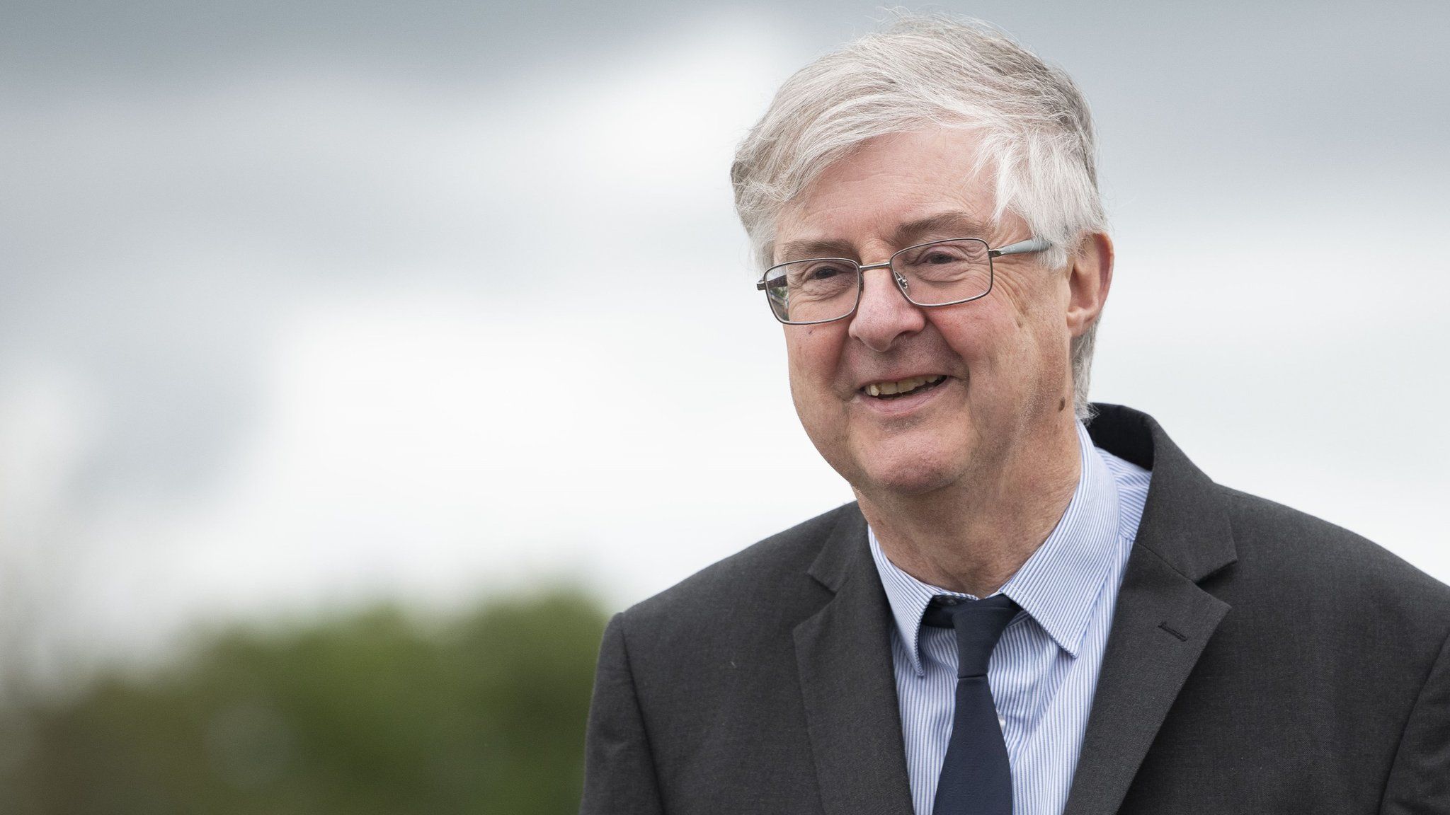 Mark Drakeford ddim am sefyll i fod yn AS yn yr etholiad - BBC Cymru Fyw