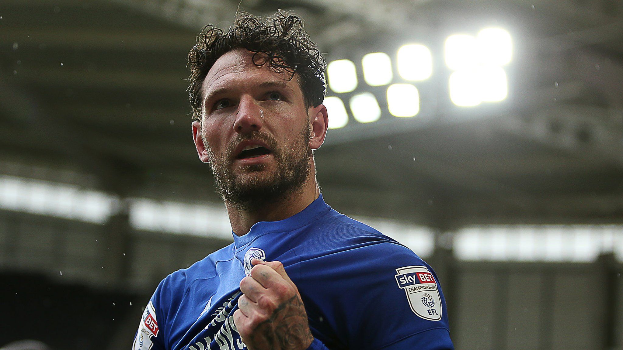 Aron Gunnarsson: Cardiff City midfielder signs new contract - BBC Sport