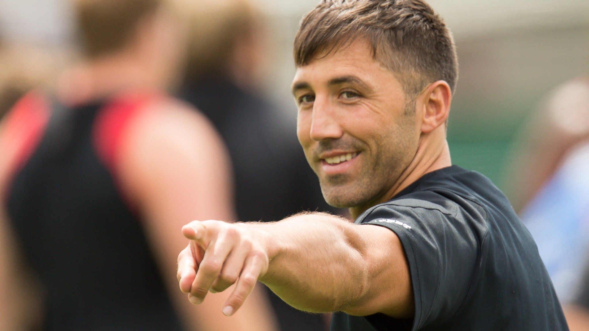 Gavin Henson: Mike Ruddock says new signing can be Dragons leader - BBC ...