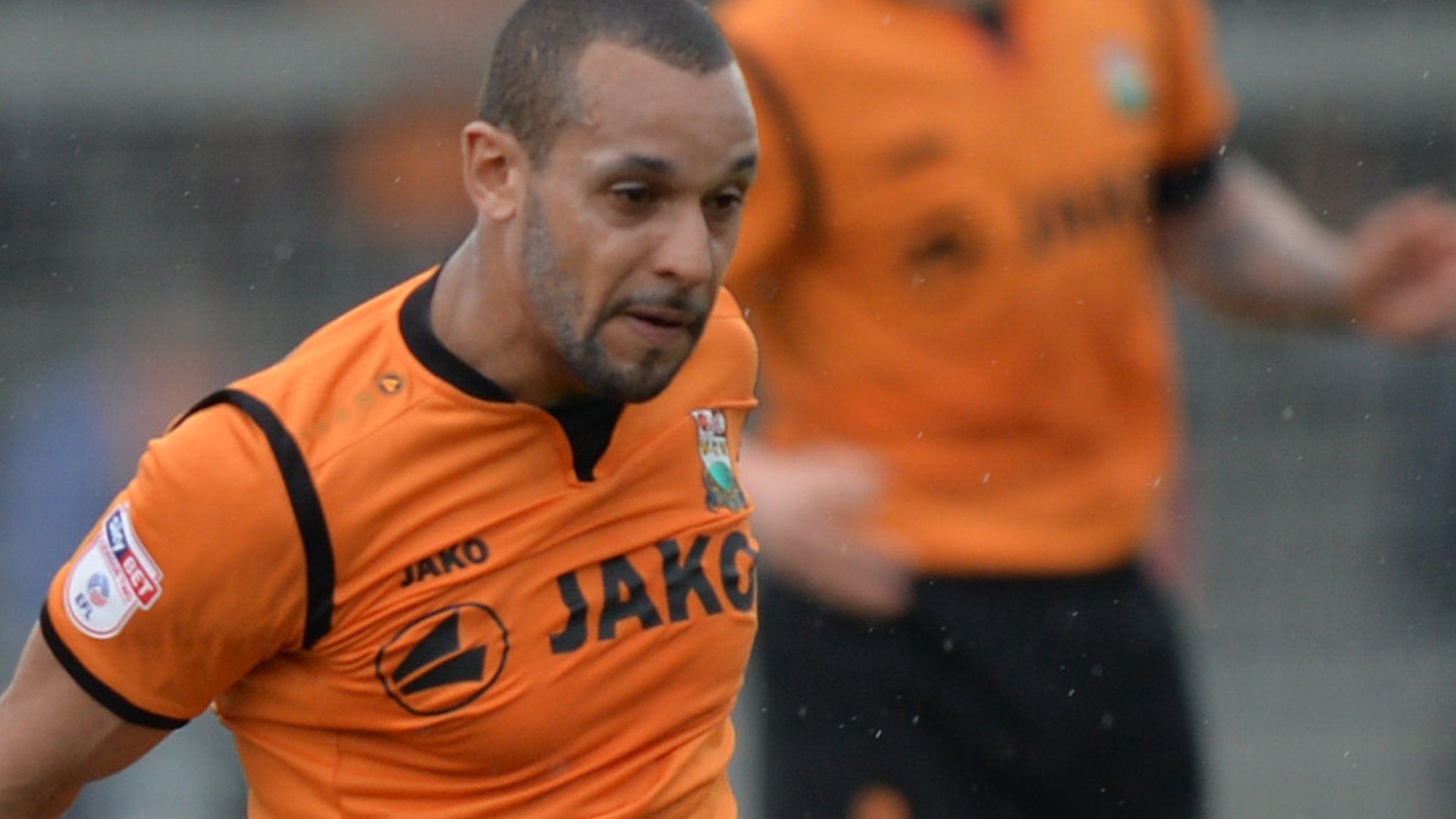 Drew Talbot: Chesterfield full-back signs new one-year deal - BBC Sport