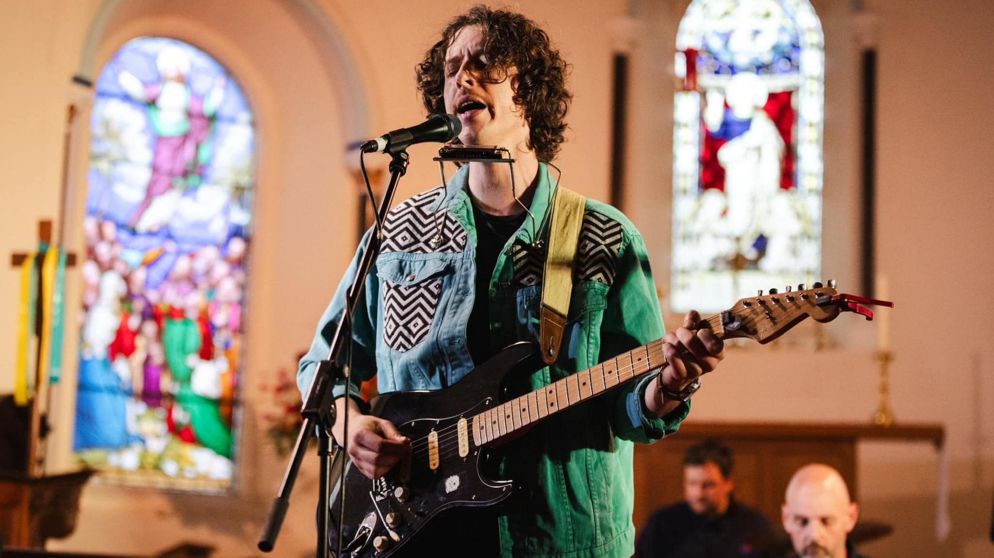 Y 'Strat' yn 70: Cerddorion Cymru a'r gitâr eiconig - BBC Cymru Fyw