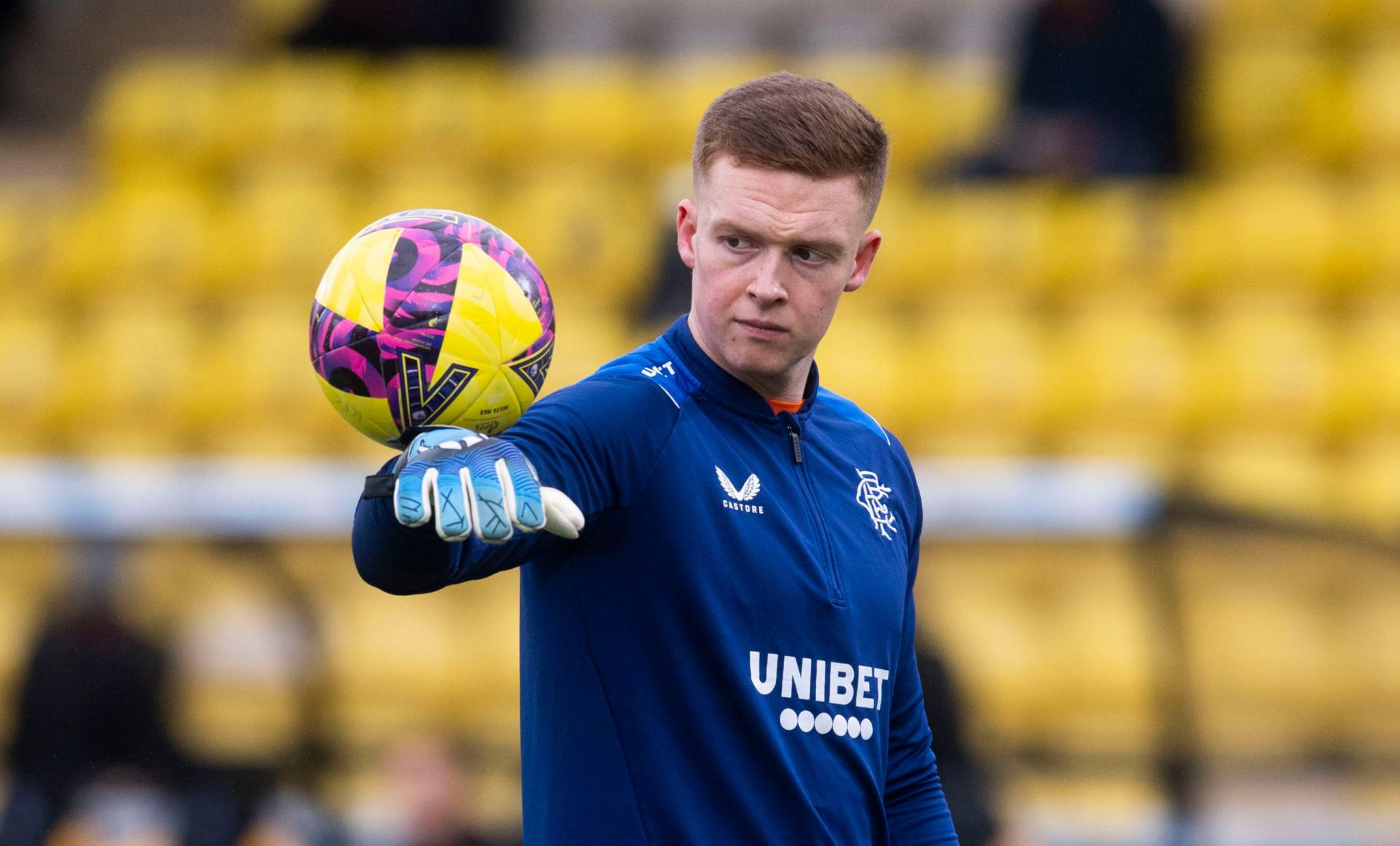 Kieran Wright heads out to Diamonds on loan - BBC Sport