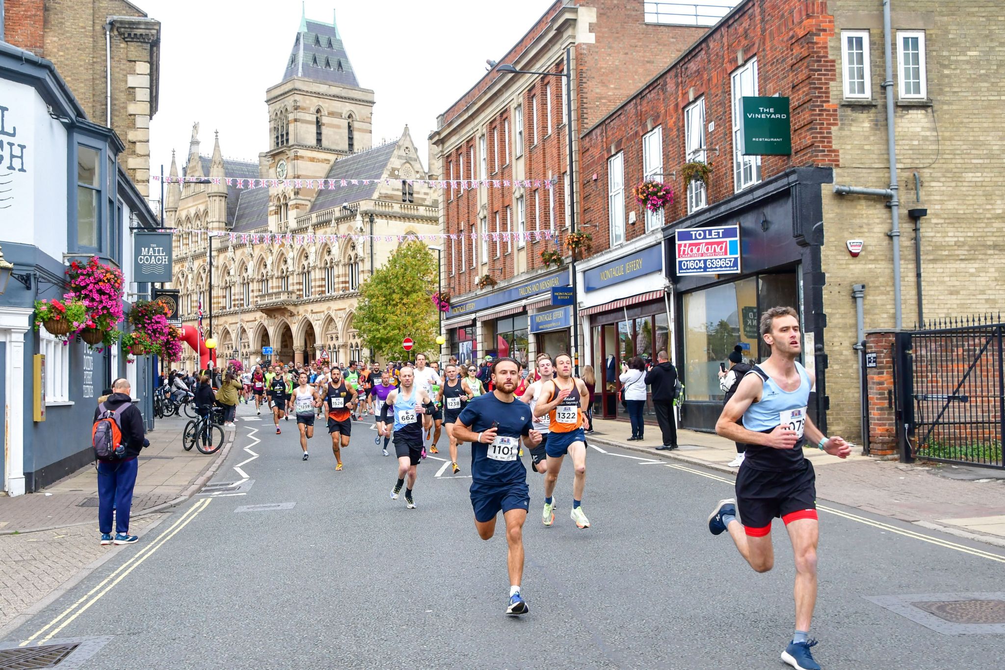 Northampton: New route and name for half-marathon - BBC News