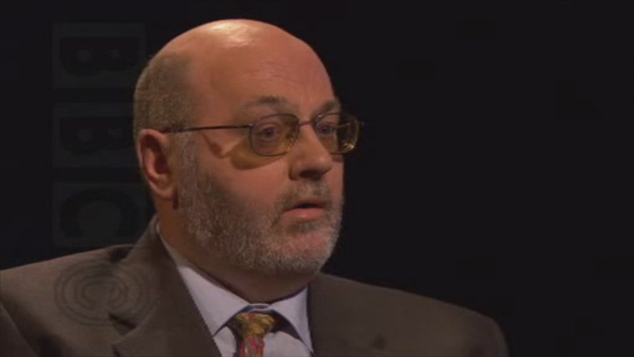 Fionnlagh MacLeòid air bàsachadh - Naidheachdan a' BhBC