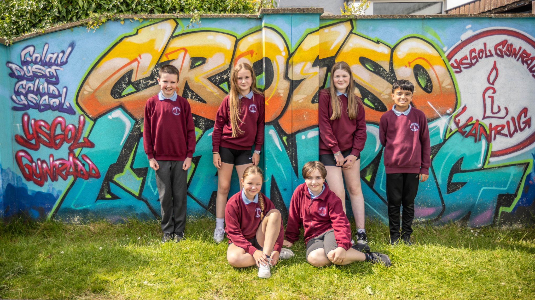 'Rhaid dyblu'r ymdrech i godi rhagor o ysgolion Cymraeg' - BBC Cymru Fyw